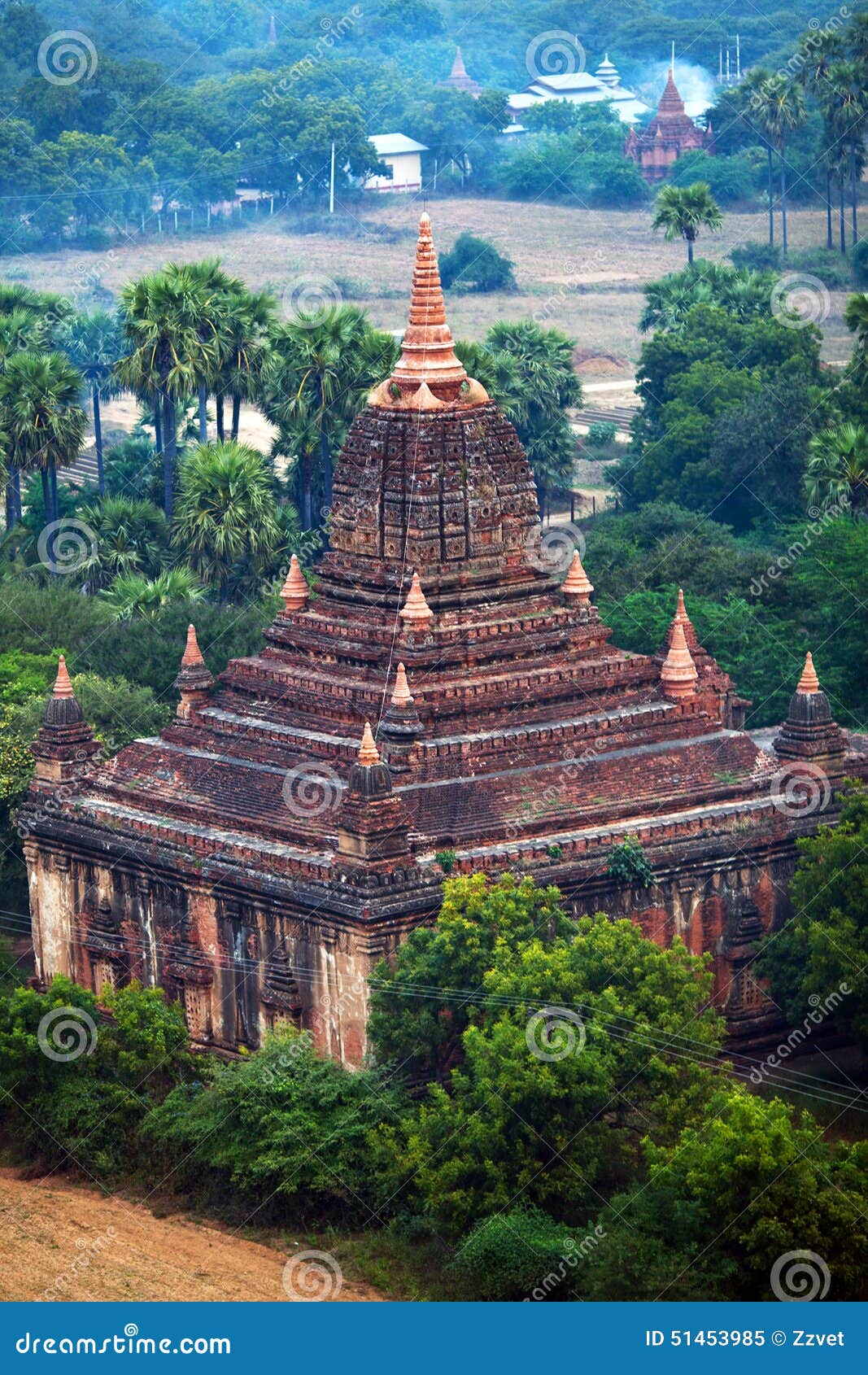 Pagode Antigo Em Bagan Archaeological Zone, Myanmar Imagem de Stock ...
