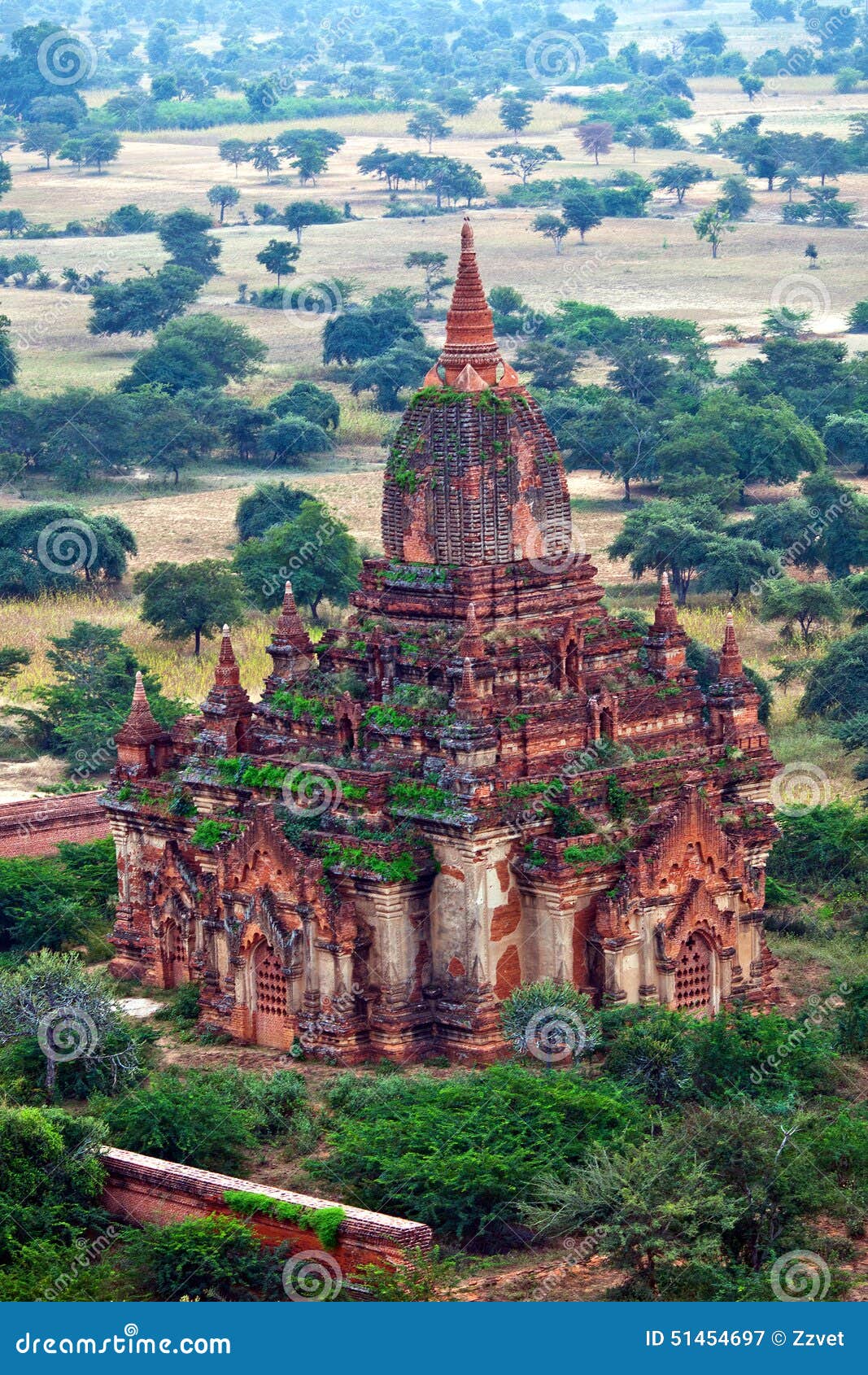Pagode Antigo Em Bagan Archaeological Zone, Myanmar Imagem de Stock ...