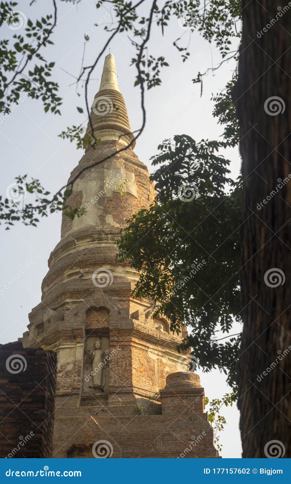 Pagode Antigo Em Lugar Religioso Foto de Stock - Imagem de céu, famoso ...