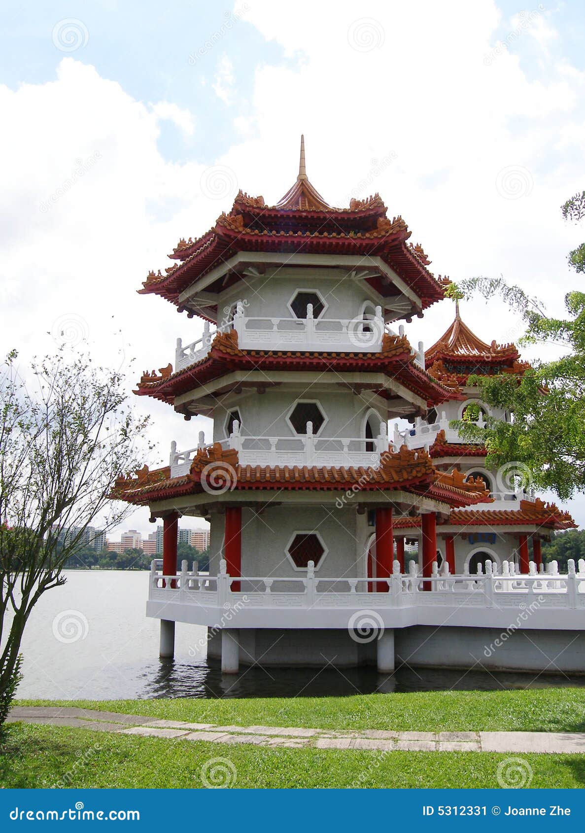 Pagode Des Traditionellen Chinesen Stockbild - Bild von sonderkommandos ...