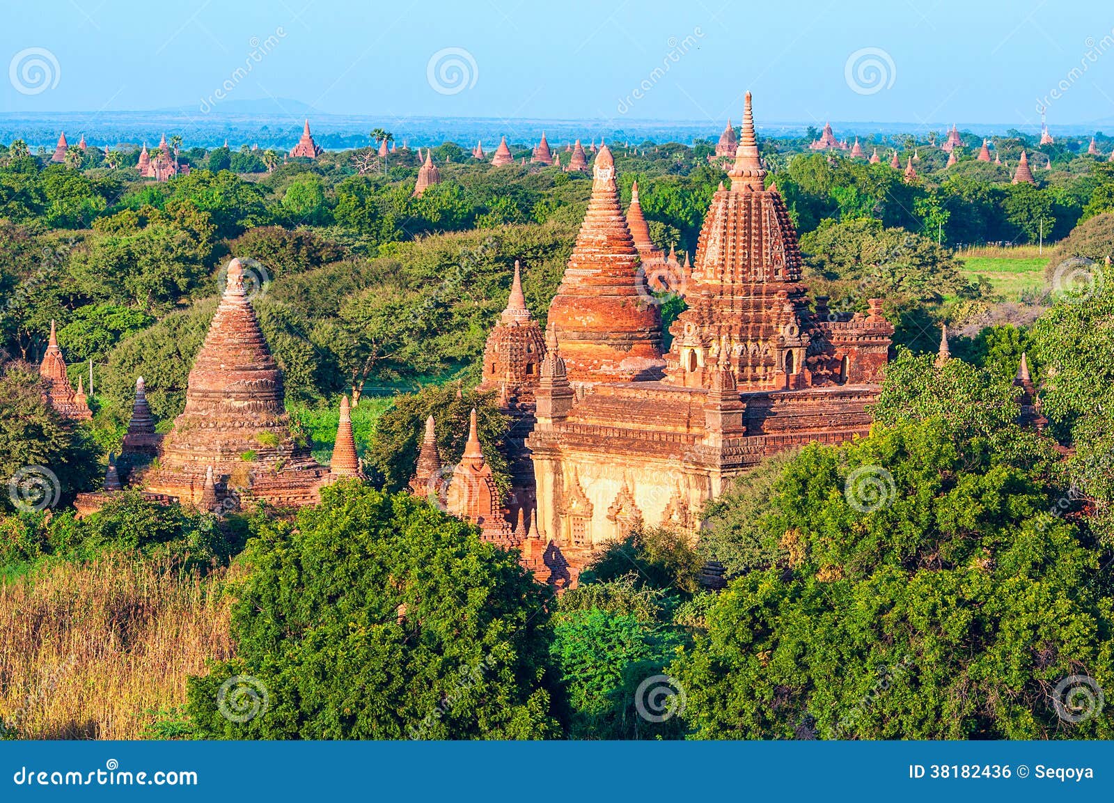 Pagodes antigos em Bagan foto de stock. Imagem de patrimônio - 38182436