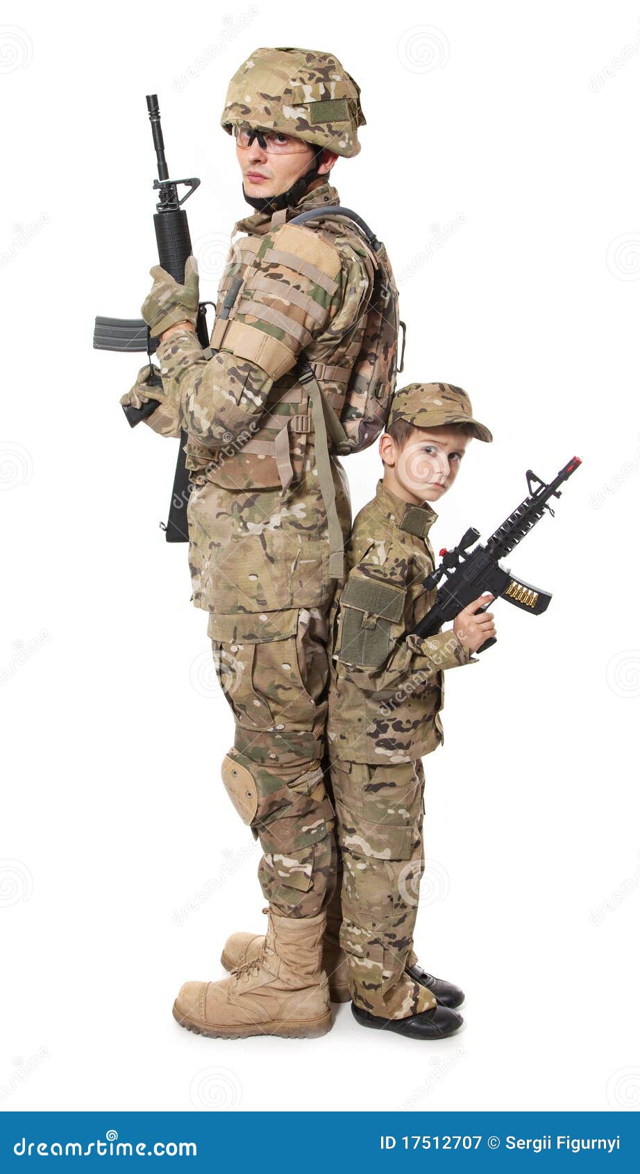 Pai e filho militares imagem de stock. Imagem de roupa - 17512707