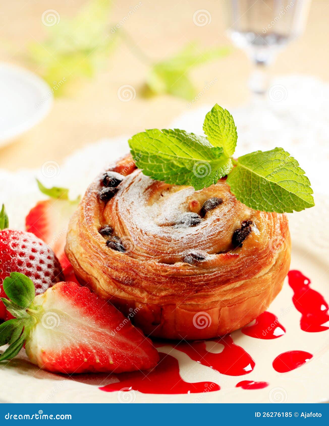 Pain au raisin stock image. Image of coulis, french, raisins - 26276185