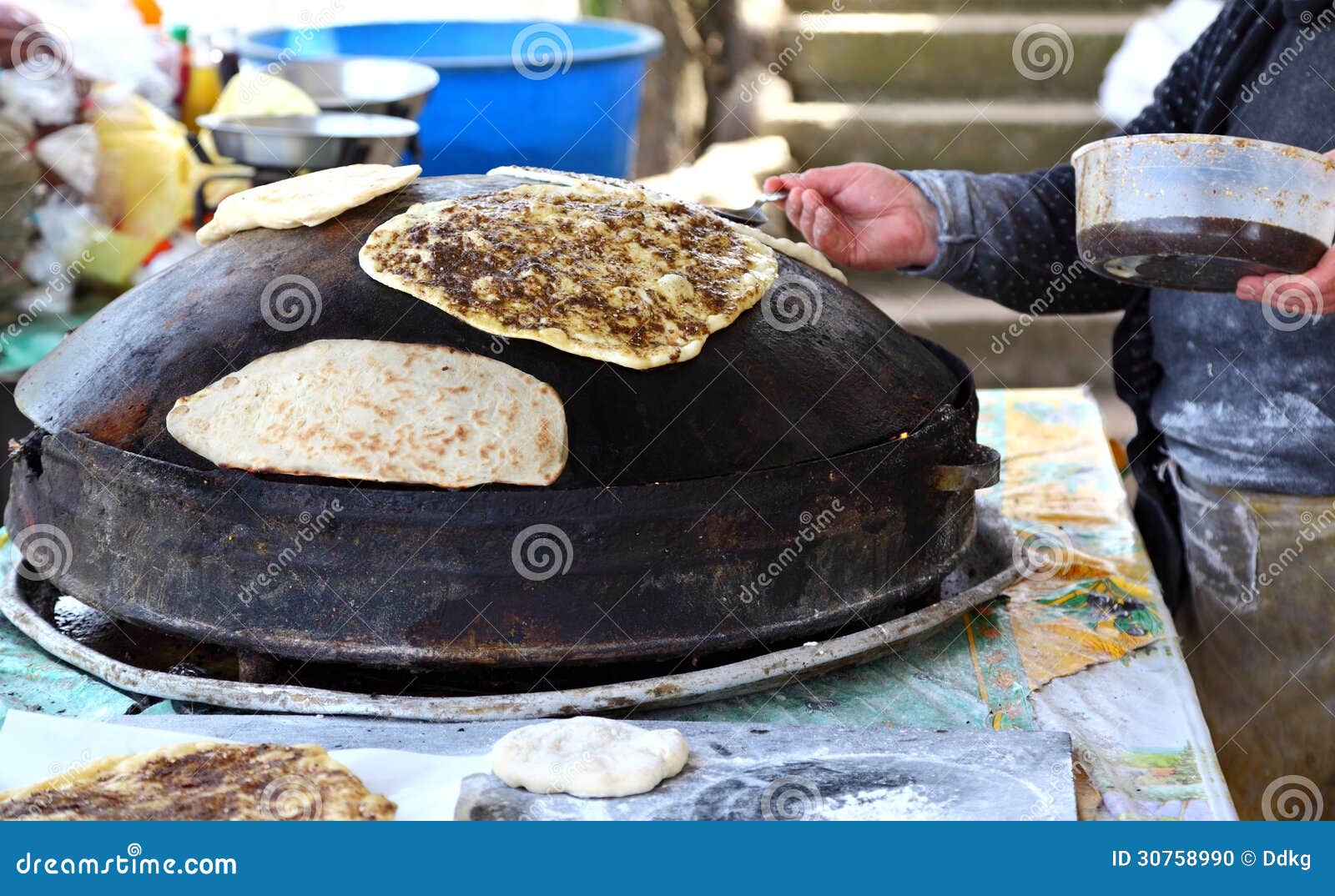 Pain de Zaatar, Liban photo stock. Image du texture, origan - 30758990
