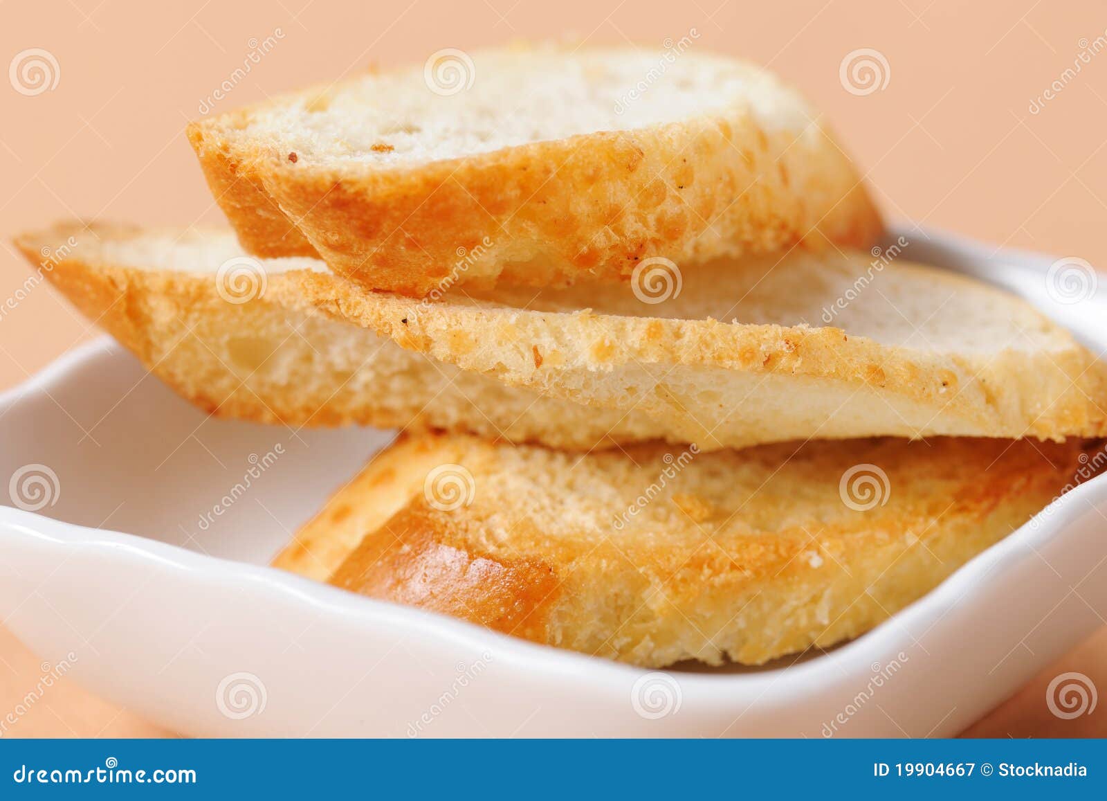 Pain frit image stock. Image du ingrédients, santé, part - 19904667