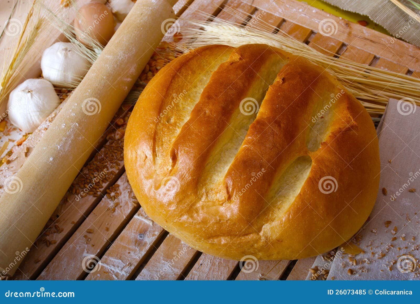 Pain traditionnel image stock. Image du avoine, sain - 26073485