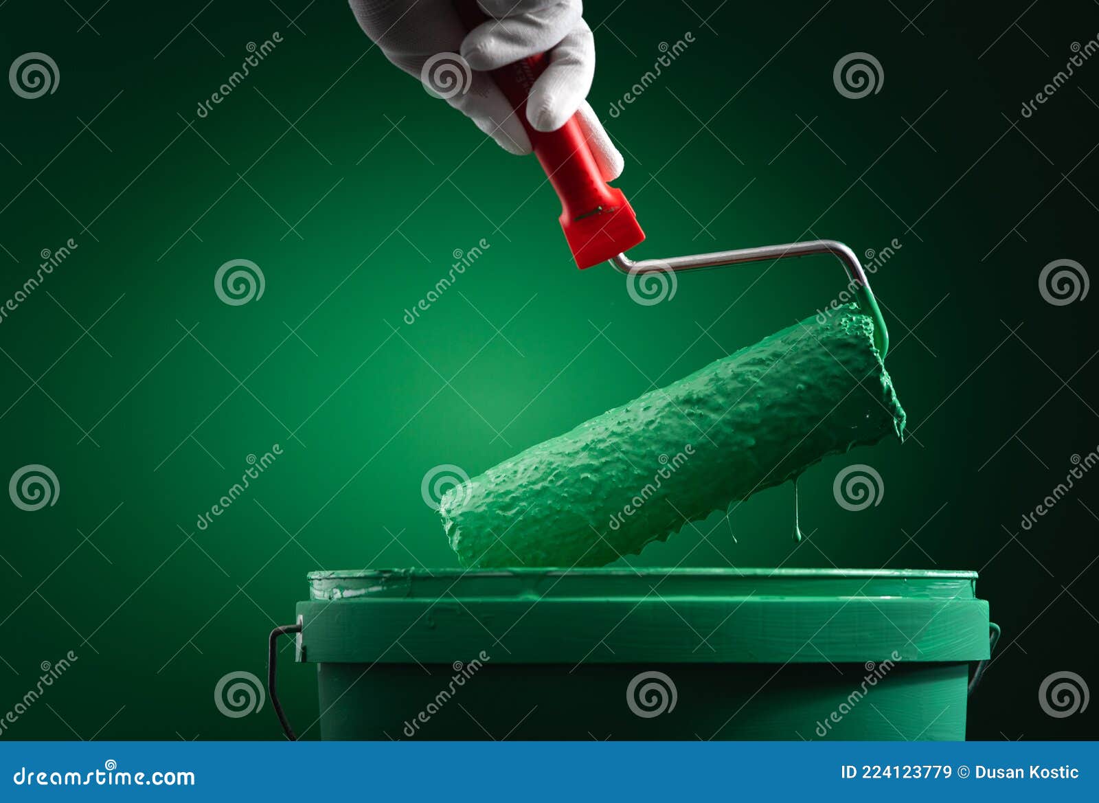 Paint Roller on a Bucket with Paint Stock Image - Image of green, tools ...