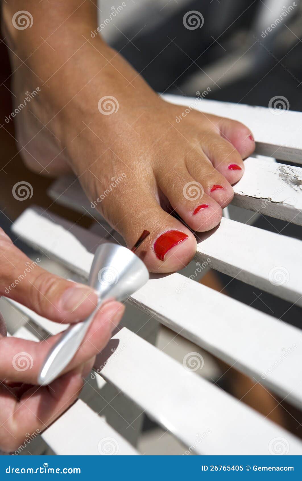 Painting toe nails stock image. Image of pedicure, vanity - 26765405