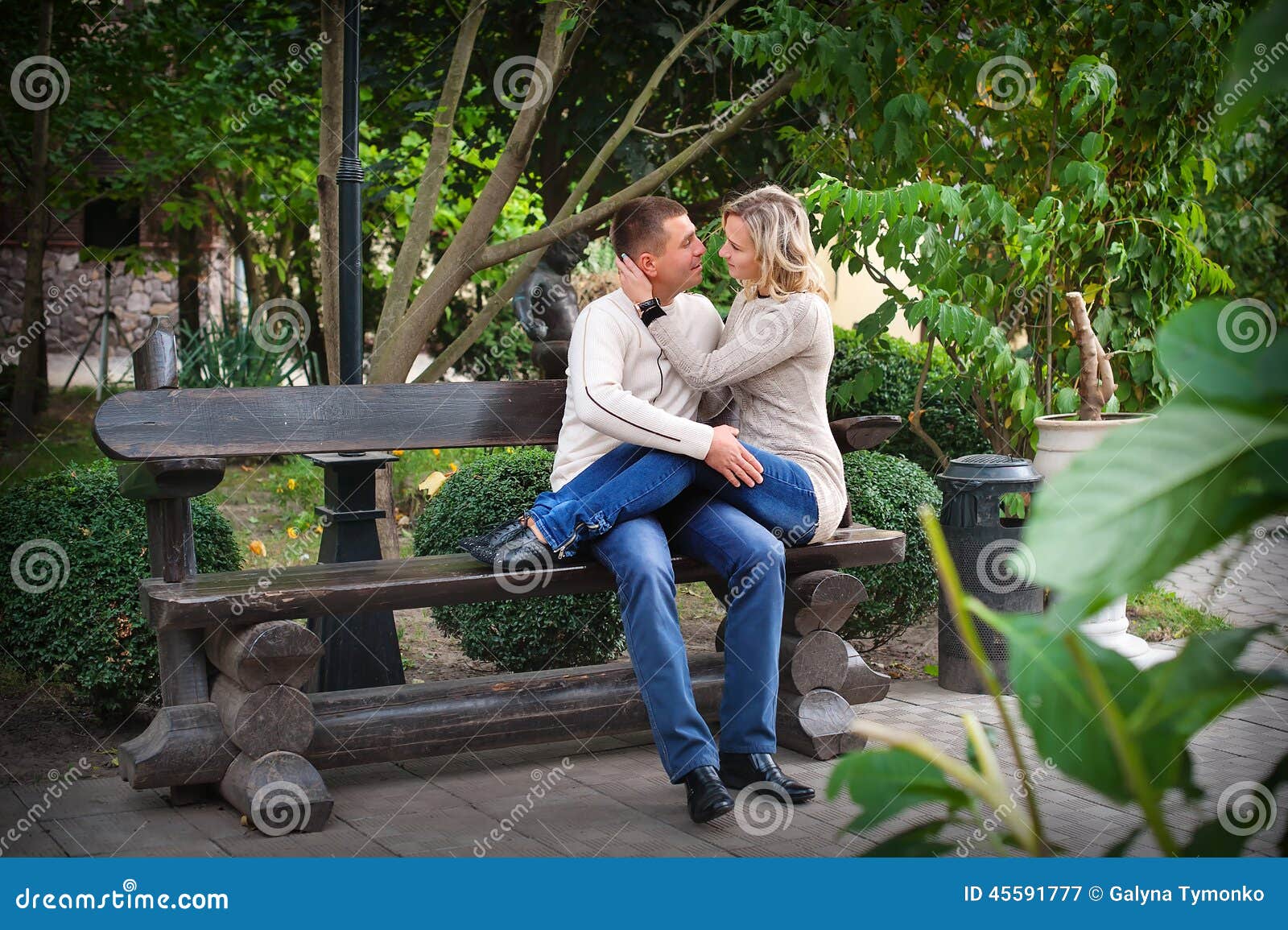 Pair Of Lovers On A Bench In Autumn Stock Image Image Of Life Beauty