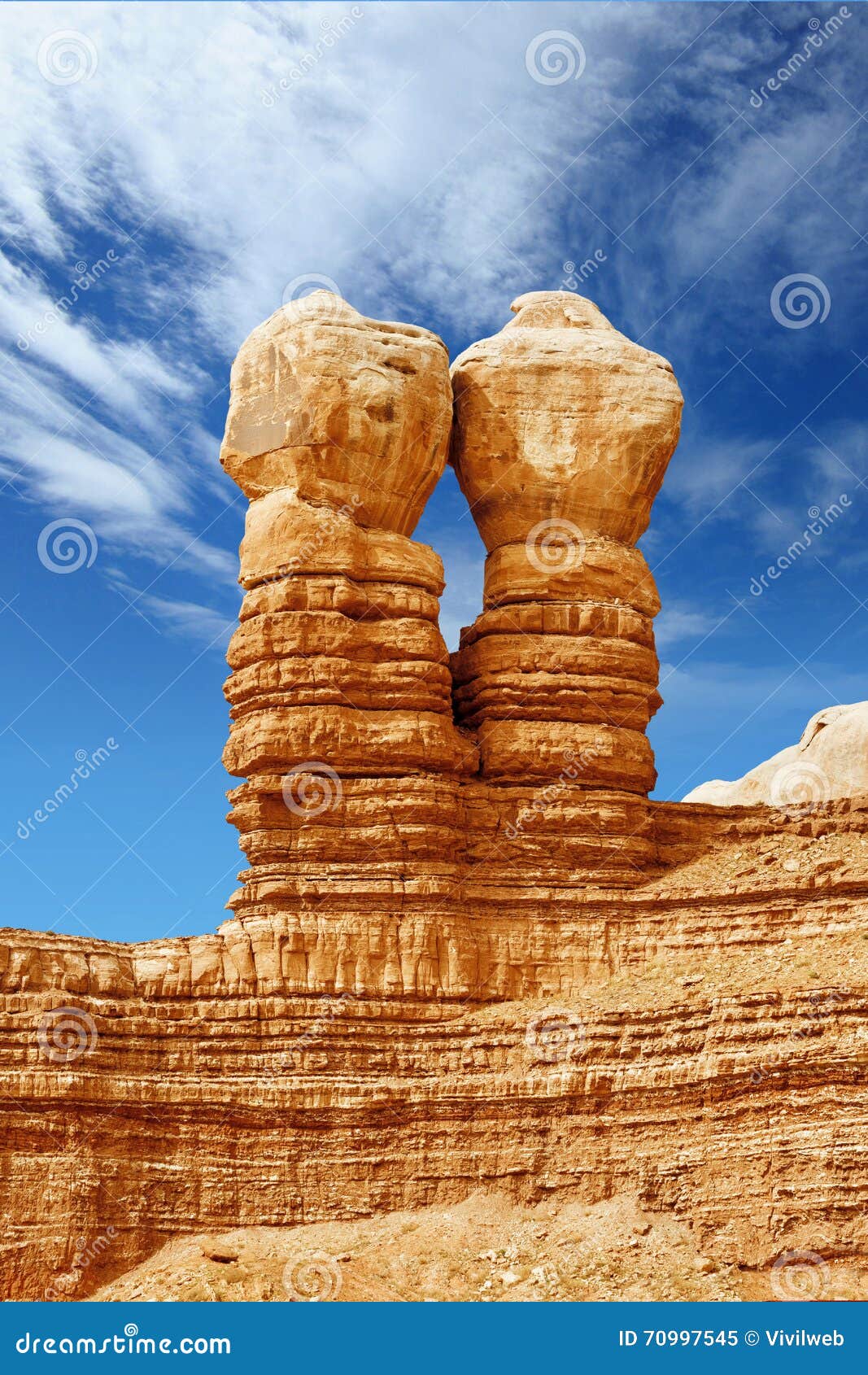 Rock Pinnacles Jutting Out Of The Ocean, Coromandel Peninsula, New ...