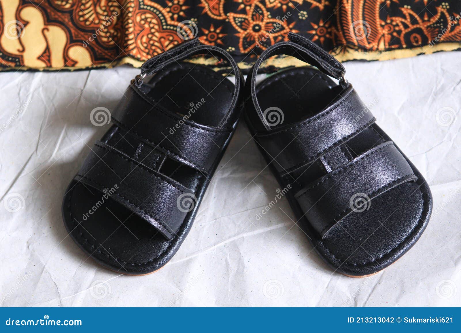 A Pair of Sandals with the Theme of a Unique Traditional Style from ...