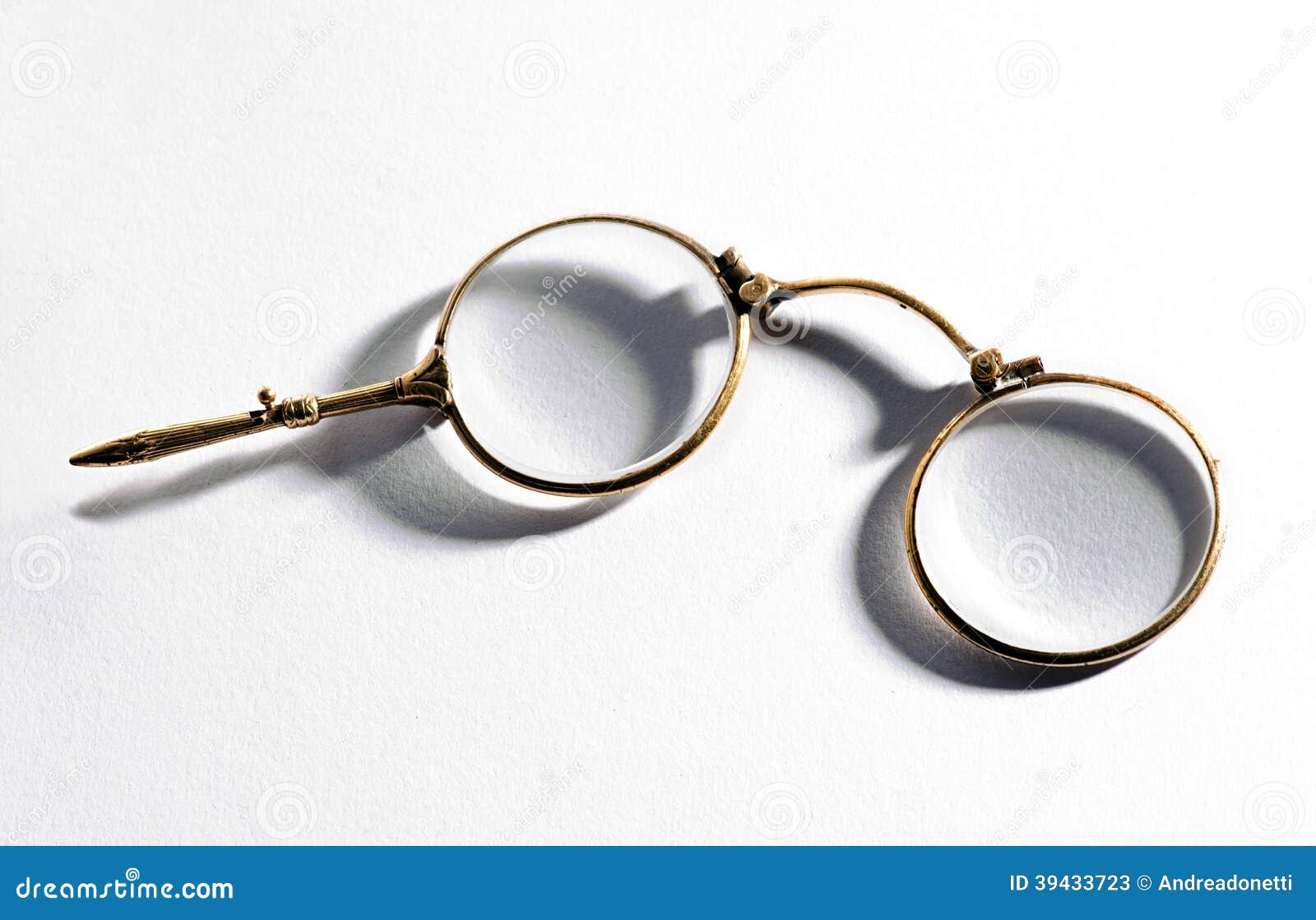 Paires De Lorgnons De Vintage Image stock - Image du trames, glaces ...