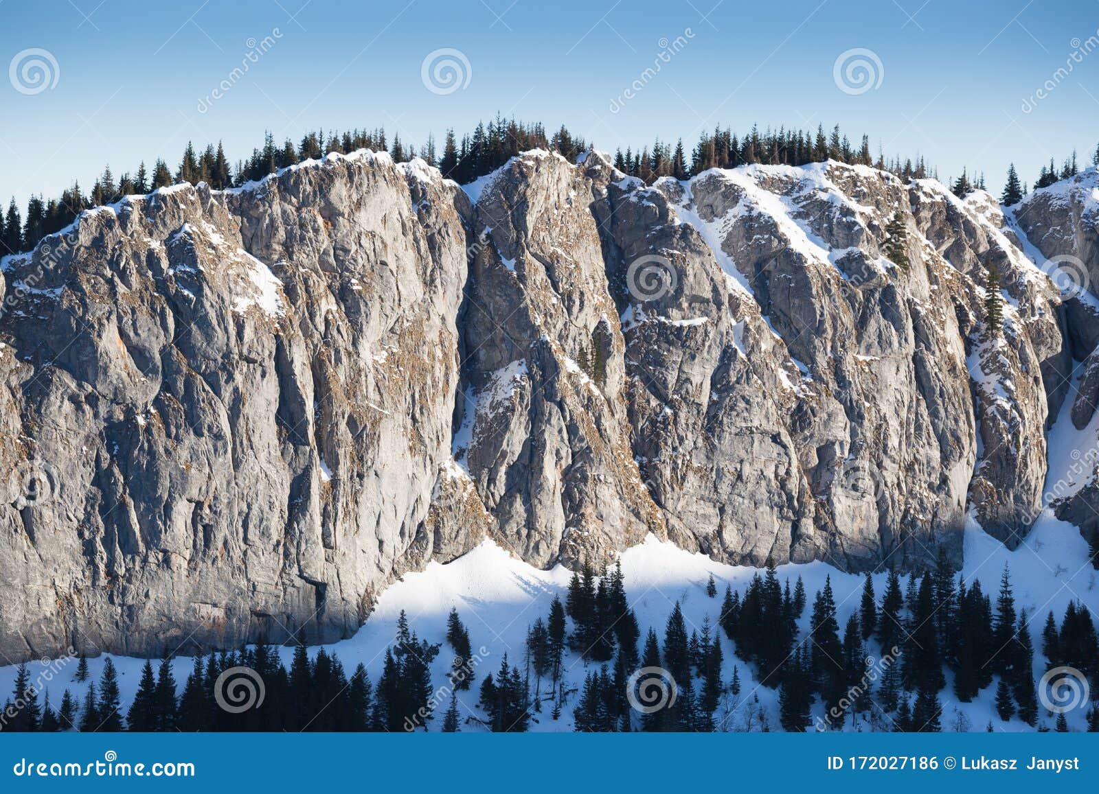 Paisagem De Inverno Nas Montanhas De Tatra Zakopane Poland Foto de ... Paisagem De Inverno Nas Montanhas De Tatra Zakopane Poland Foto de ...