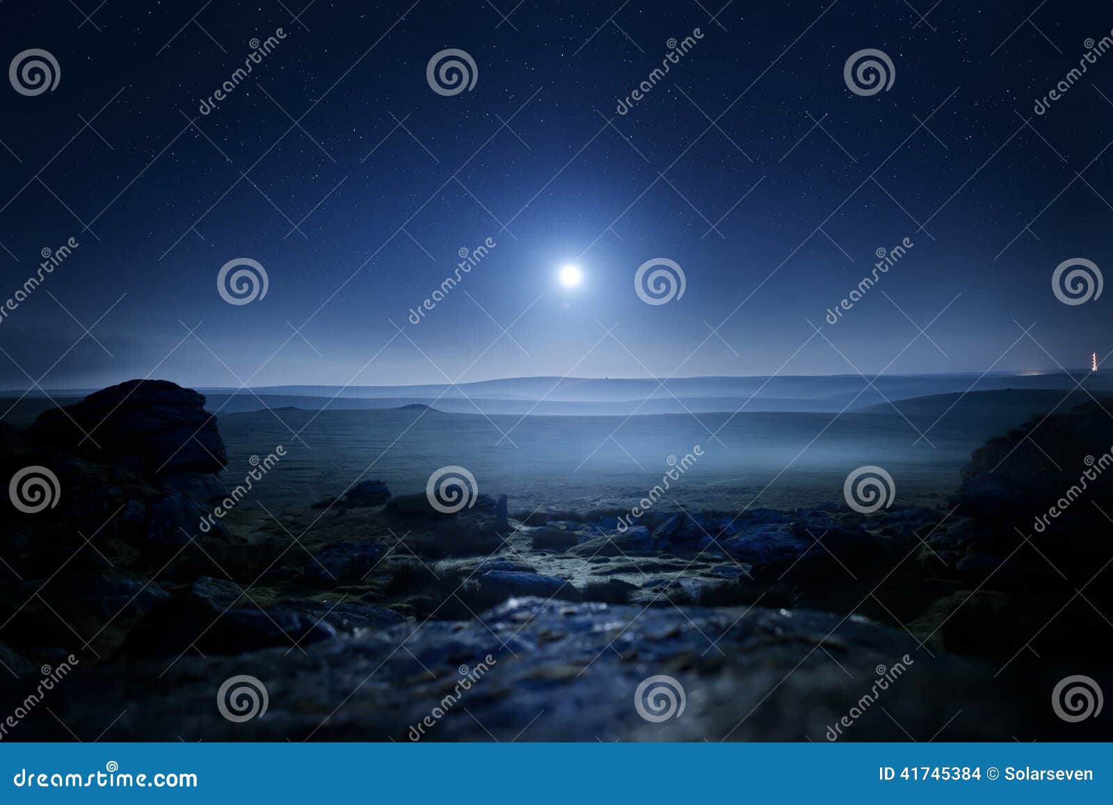 Paisagem do luar foto de stock. Imagem de barulho, luar - 41745384