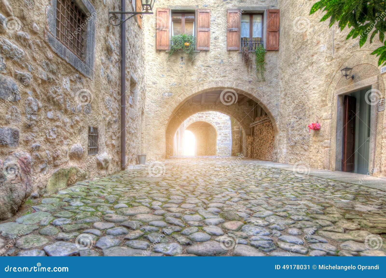 Paisaje de un pueblo rural imagen de archivo. Imagen de ladrillo - 49178031