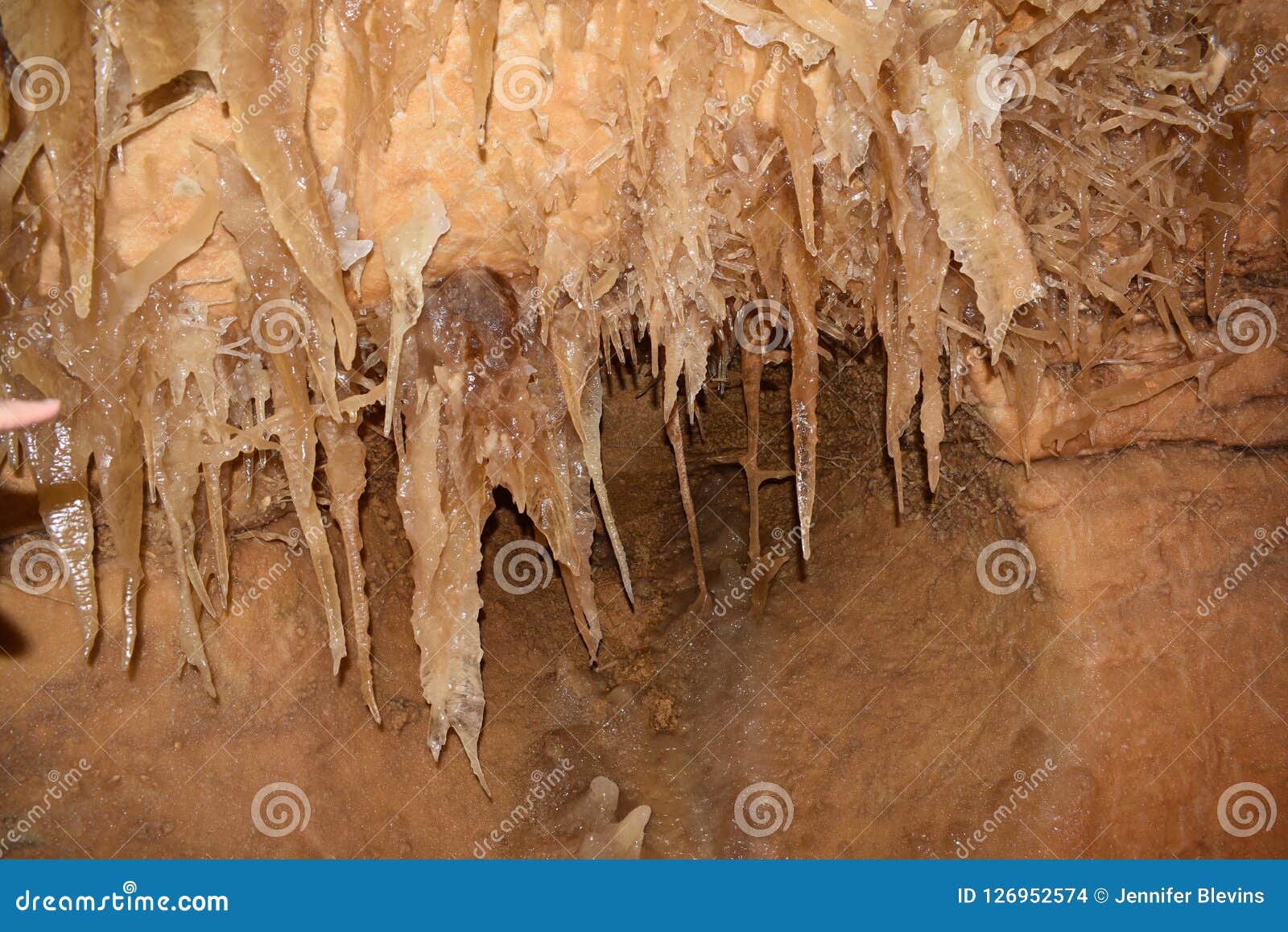 Paisaje Del Interior De Una Cueva Foto de archivo - Imagen de fondo ...
