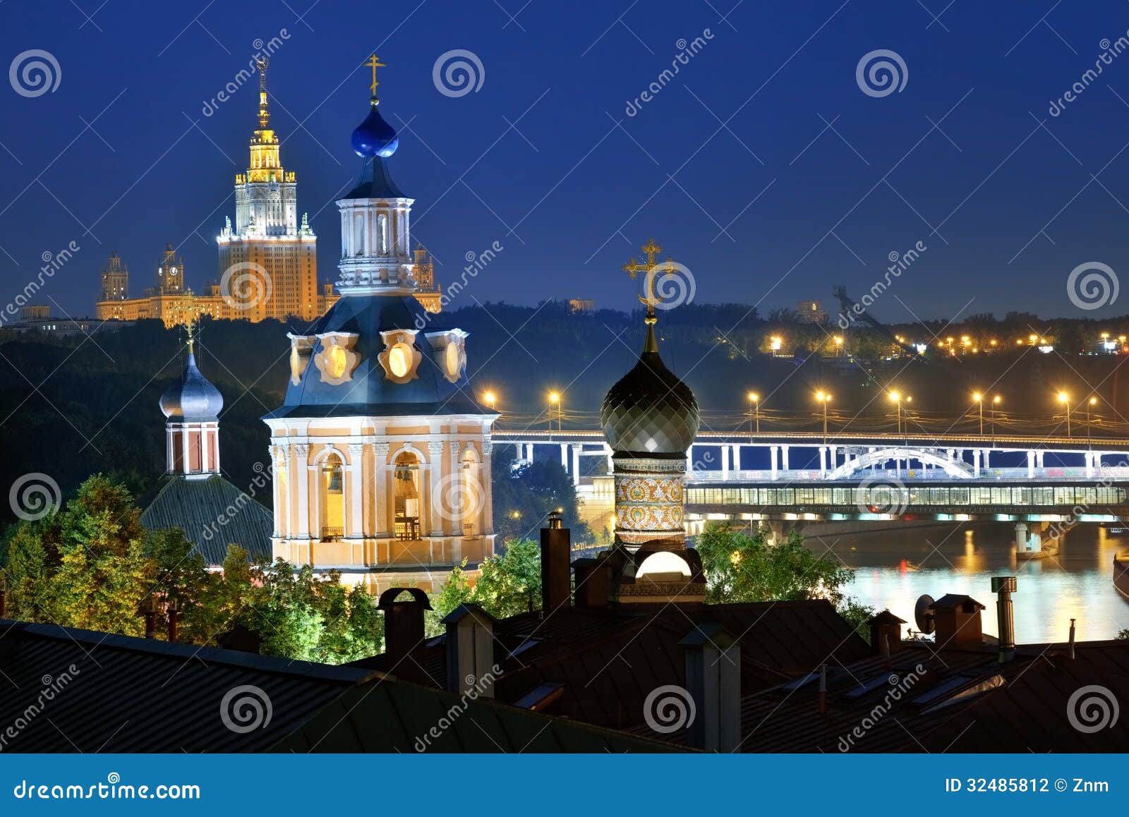 Paisaje urbano de Moscú foto de archivo. Imagen de parque - 32485812