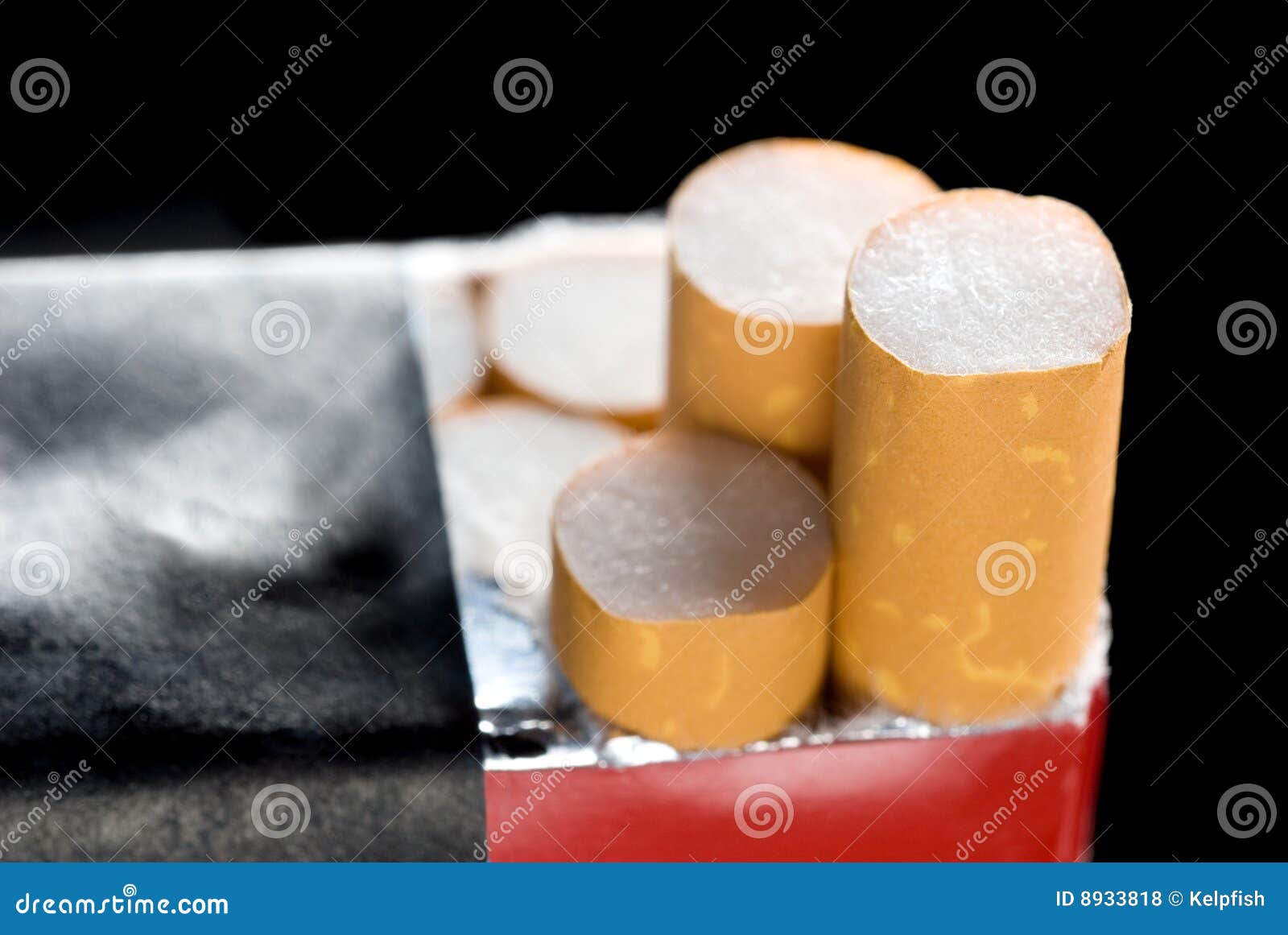 Pak sigaretten stock foto. Image of ongebruikt, doos, sigaretten - 8933818