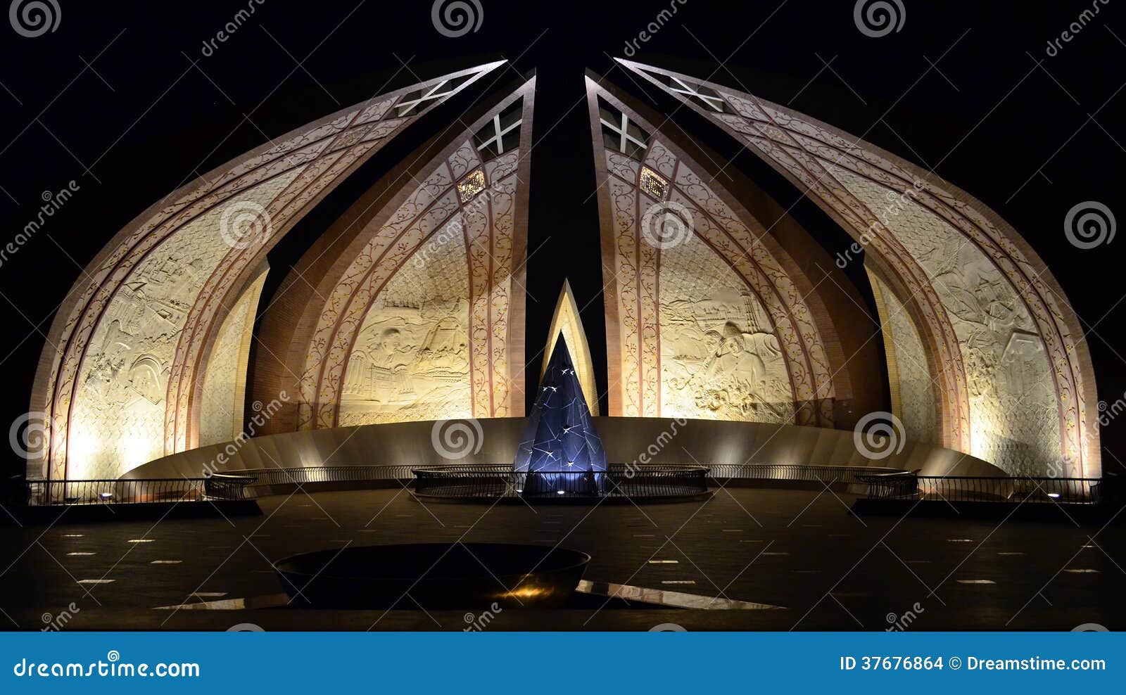 Pakistan Monument at Night! Stock Photo - Image of night, details: 37676864