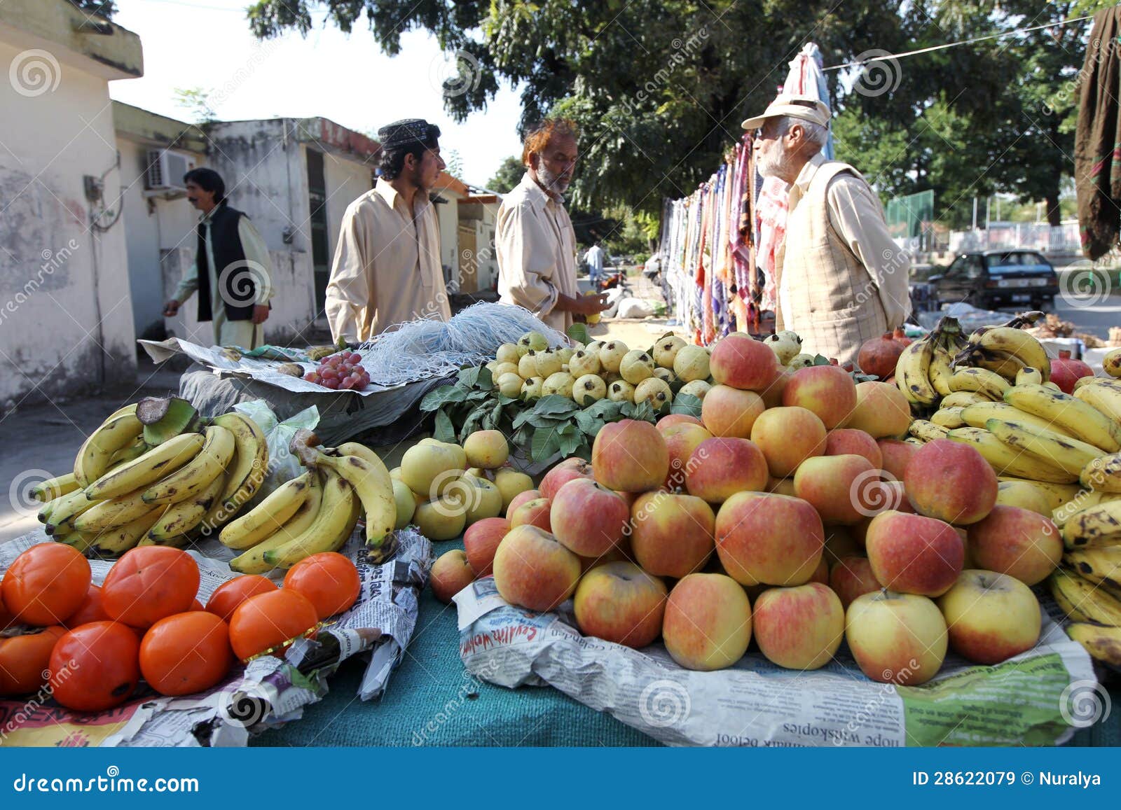 Pakistan street market editorial stock image. Image of health - 28622079