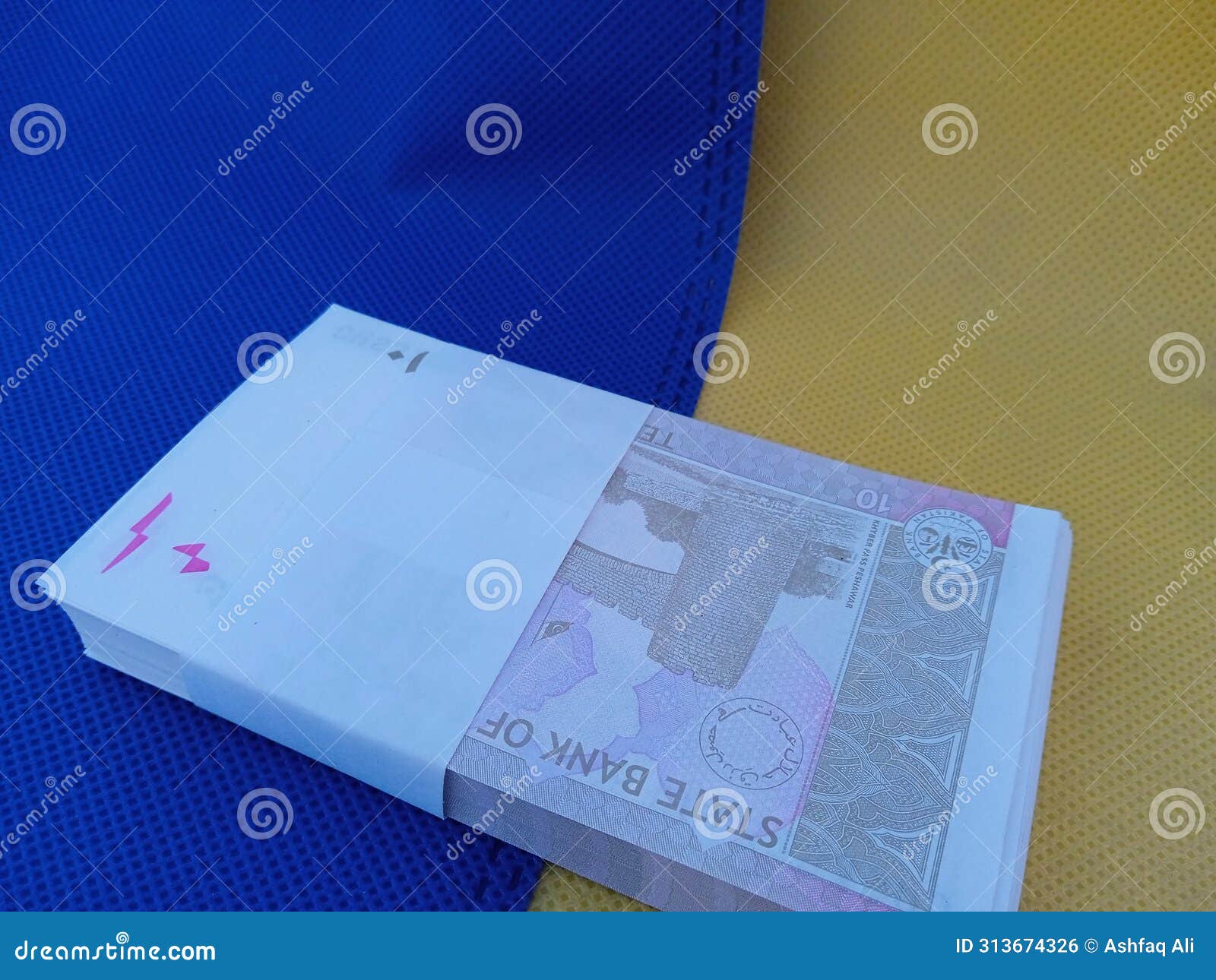 Pakistani Currency New Note 10 Rupees Bundle. New Copy of Rs.10 Stock ...