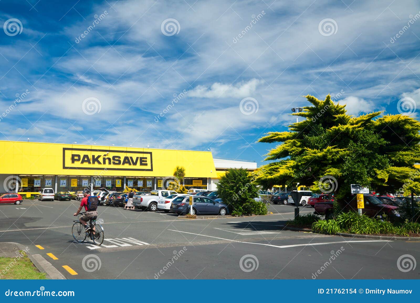 PaknSave store editorial stock image. Image of urban - 21762154
