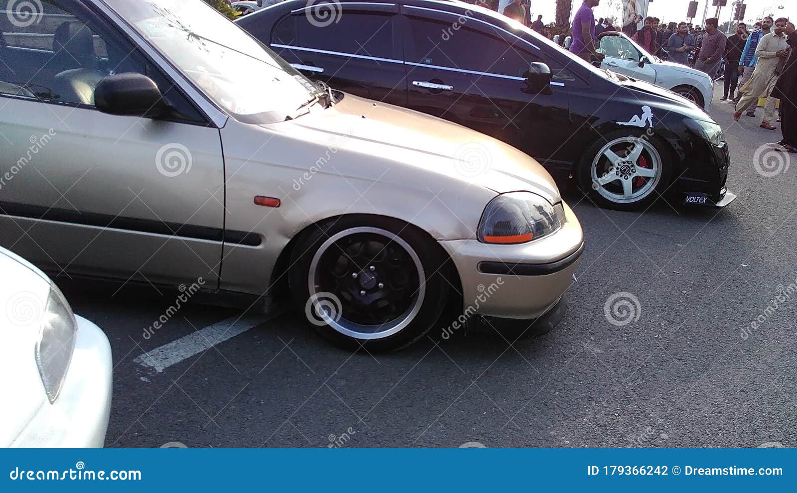 Pakwheels Auto Show editorial photography. Image of sedan - 179366242