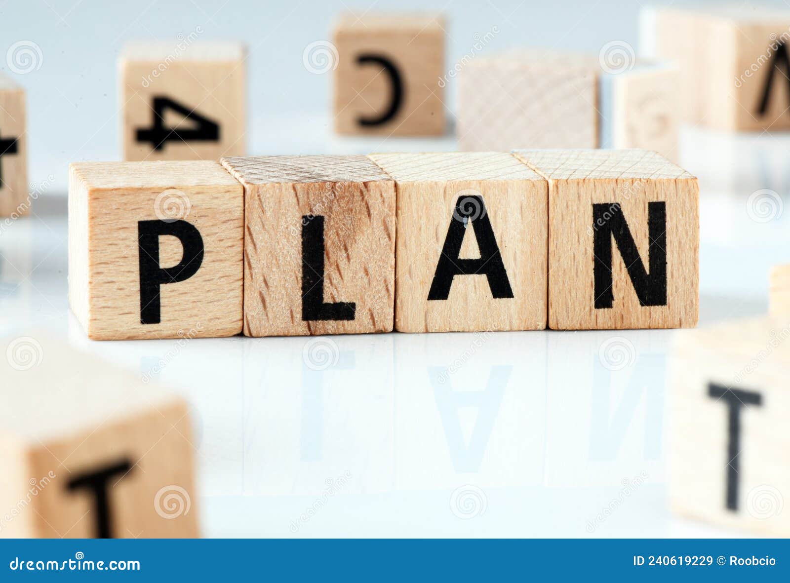 Palabra De Plan Con Letras De Madera Sobre Fondo Blanco Imagen de ...