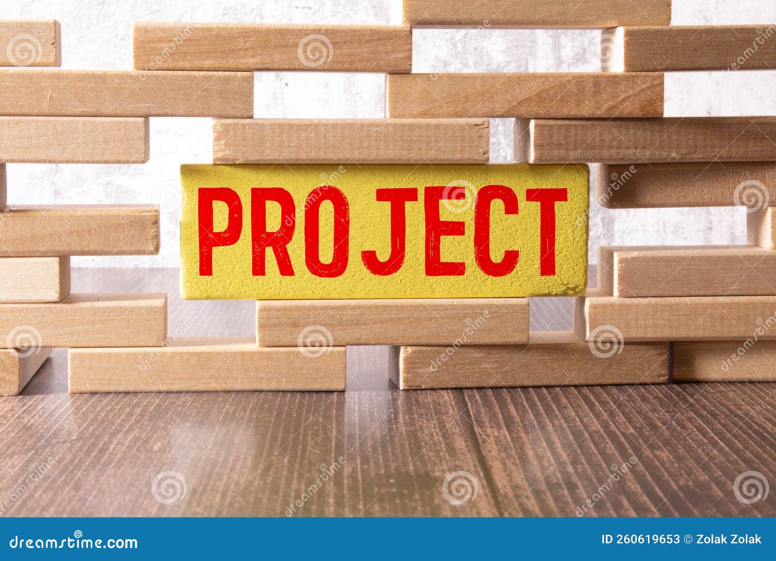 Palabra De Proyecto Escrita En Concepto De Cubo De Madera Imagen de ...