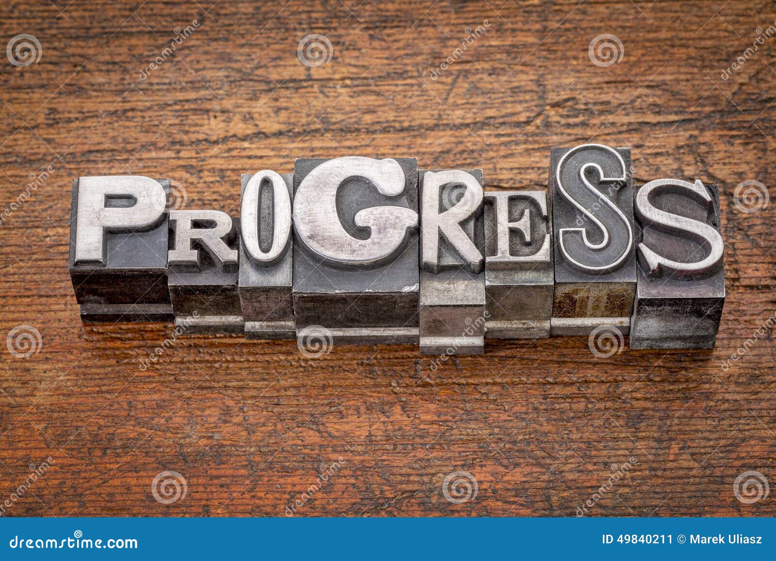 Palabra Del Progreso En Tipo Del Metal Imagen de archivo - Imagen de ...