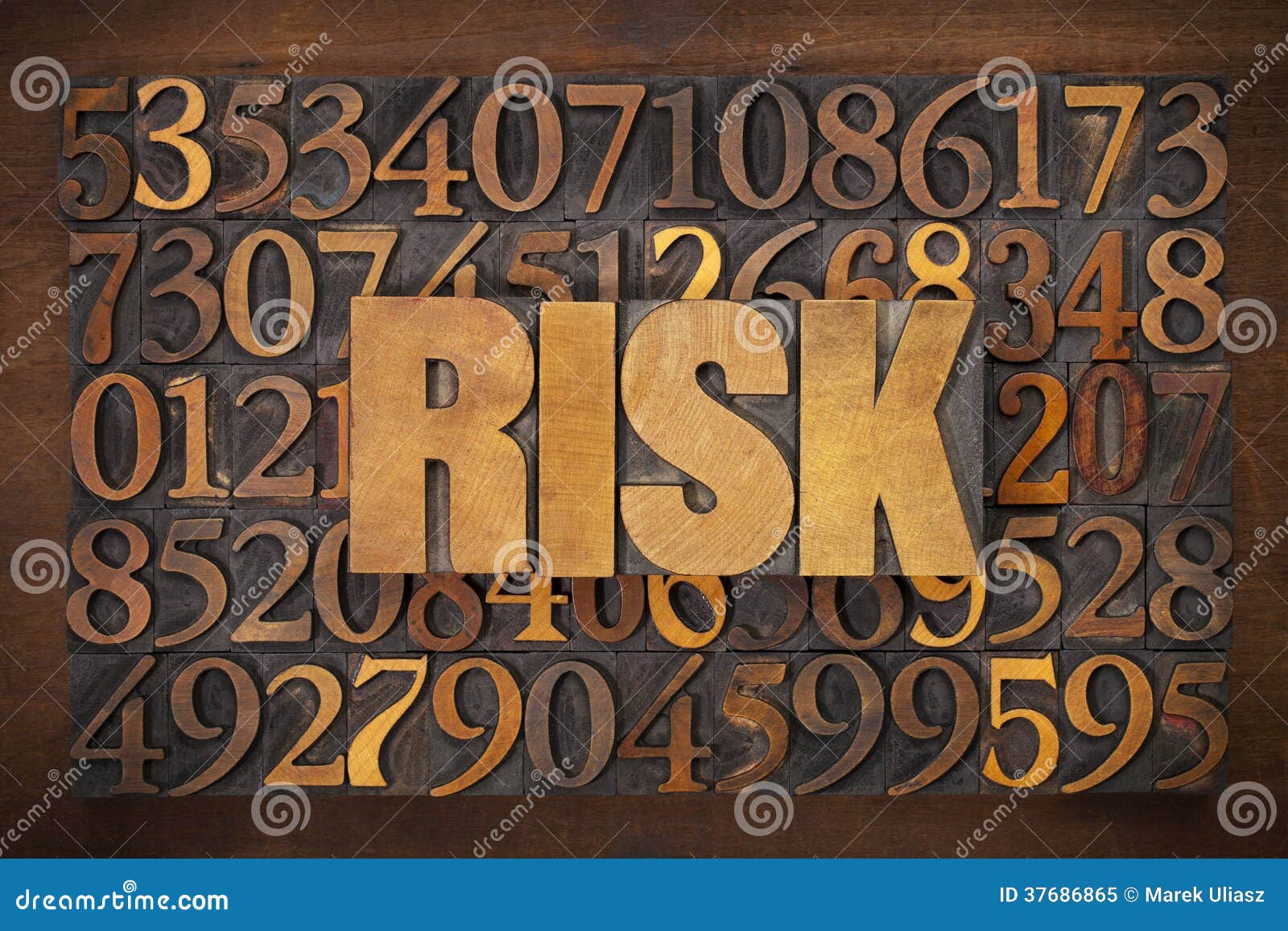 Palabra Del Riesgo En El Tipo De Madera Imagen de archivo - Imagen de ...