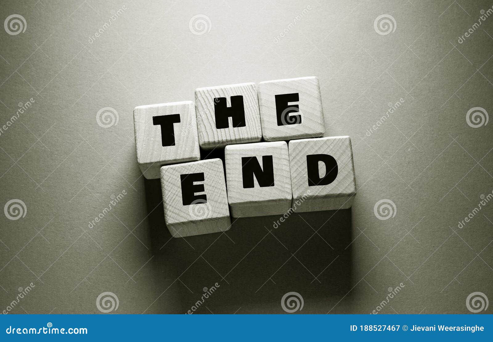 Palabra Final Con Cubos De Madera Imagen de archivo - Imagen de video ...