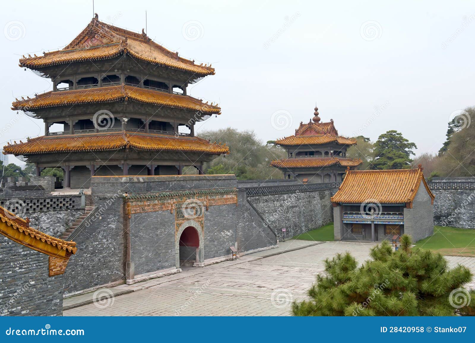 Palace in Beiling Park stock photo. Image of architecture - 28420958