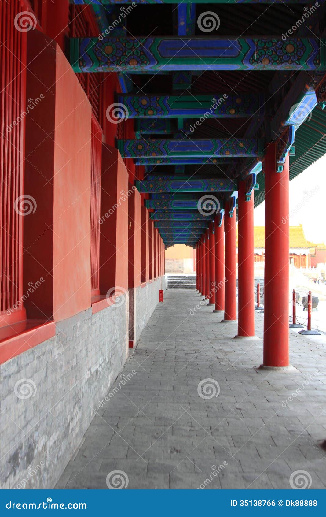 The palace of the corridor stock photo. Image of chinese - 35138766