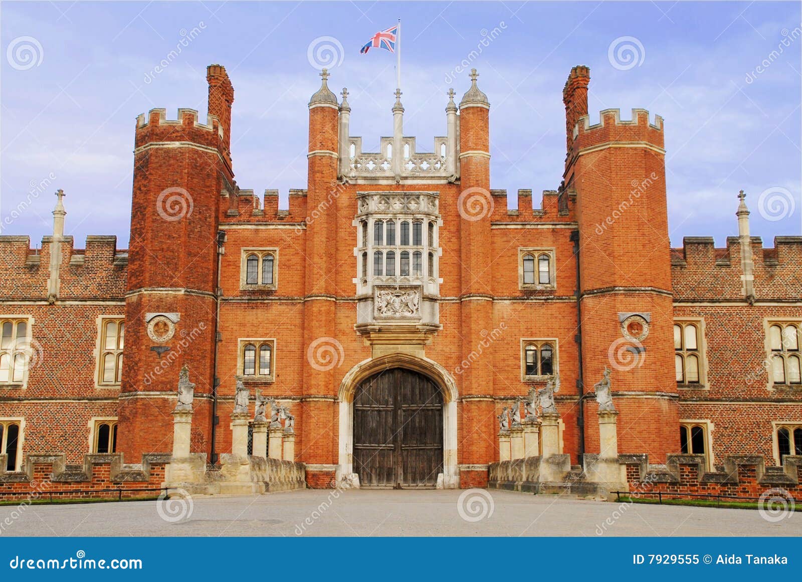 Palace entrance stock image. Image of door, palace, guardhouse - 7929555