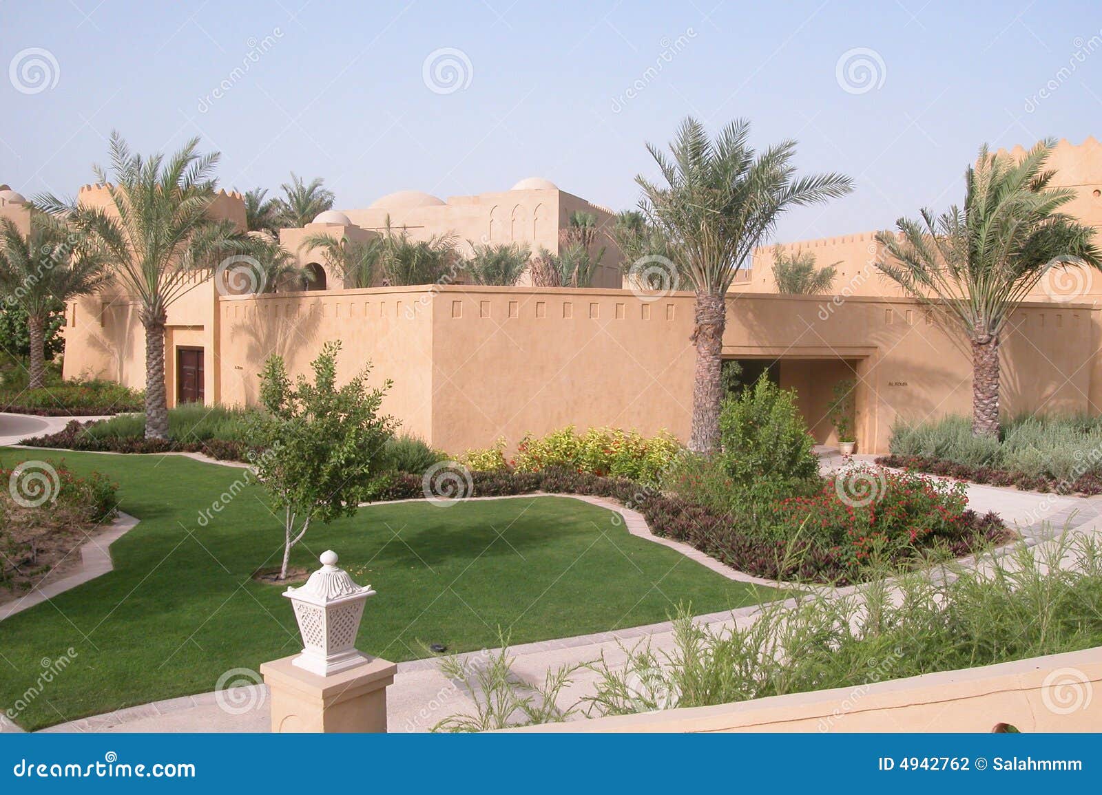Palace garden stock photo. Image of 2003, palace, garden - 4942762
