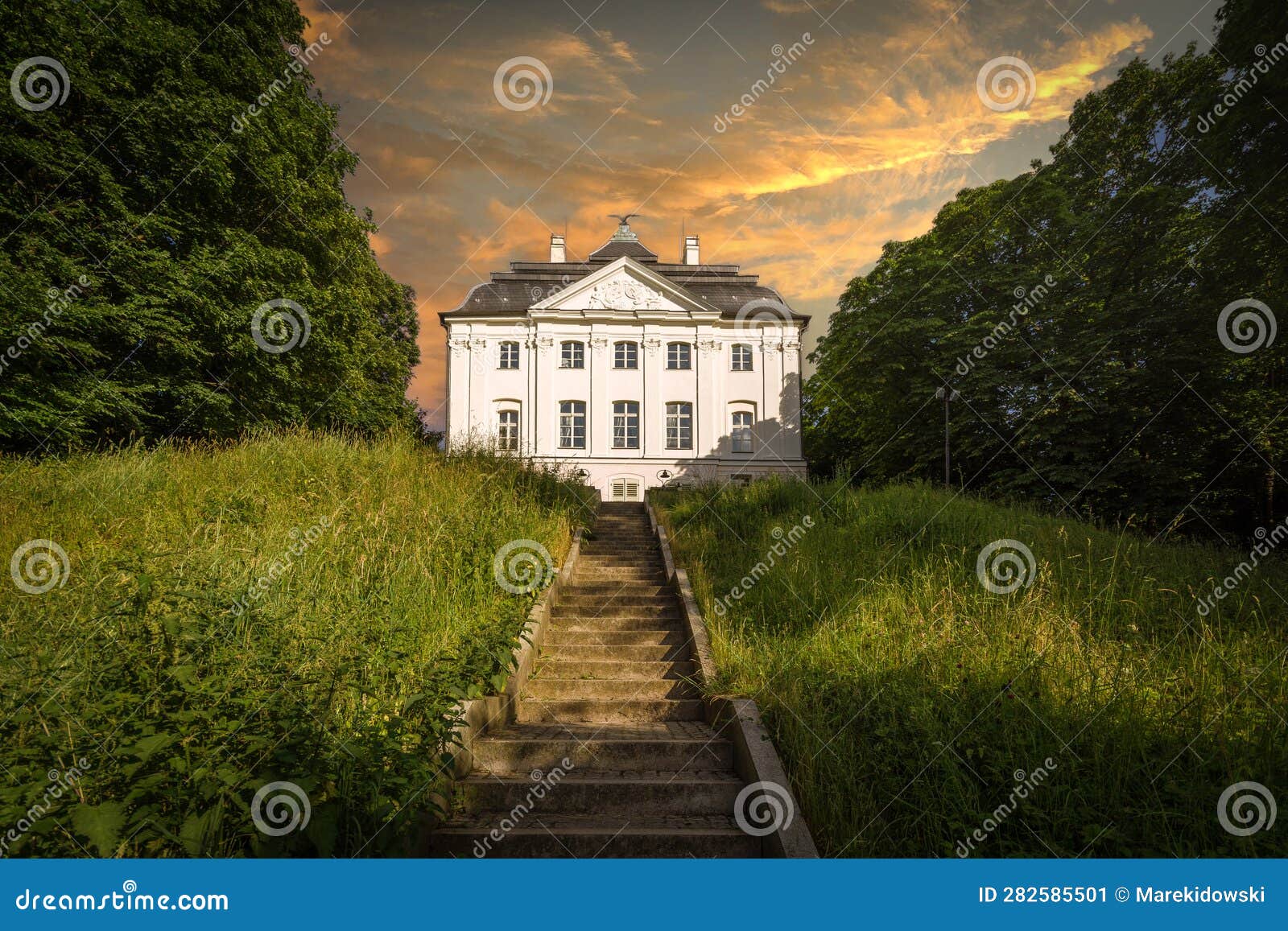 Palace and Park Complex in Ostromecko, Poland. Editorial Photo - Image ...
