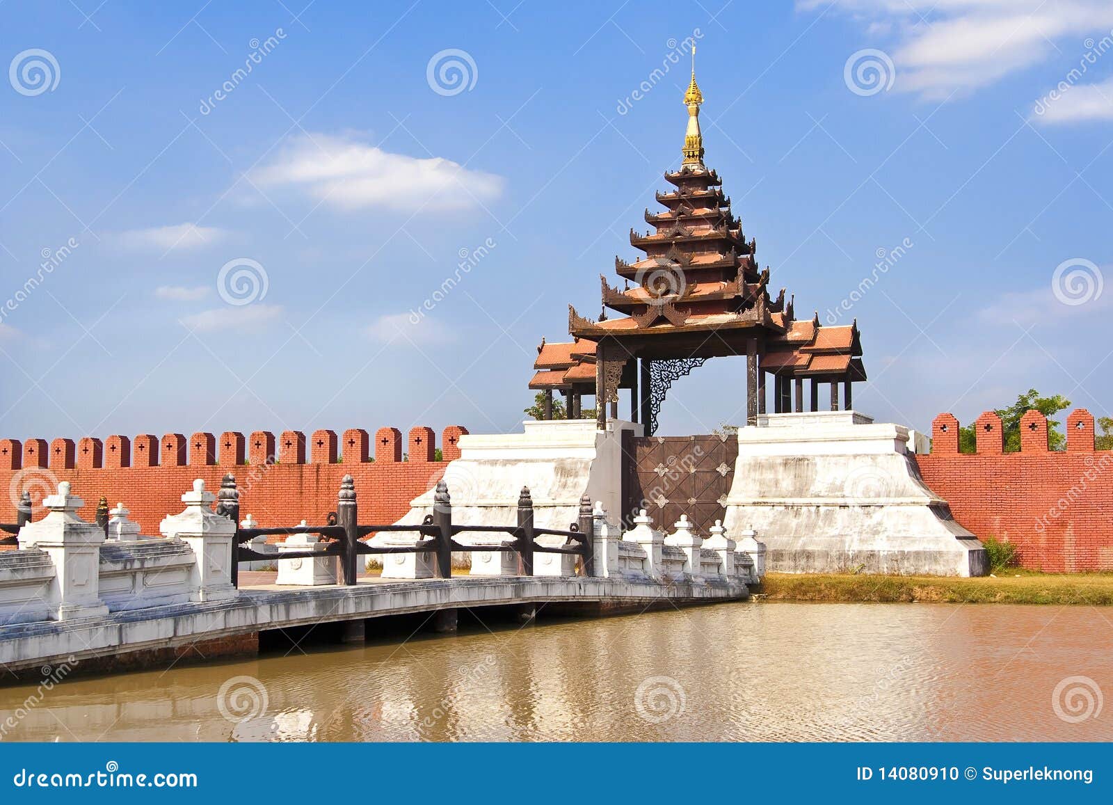 Palace wall stock photo. Image of door, asia, royal, thai - 14080910