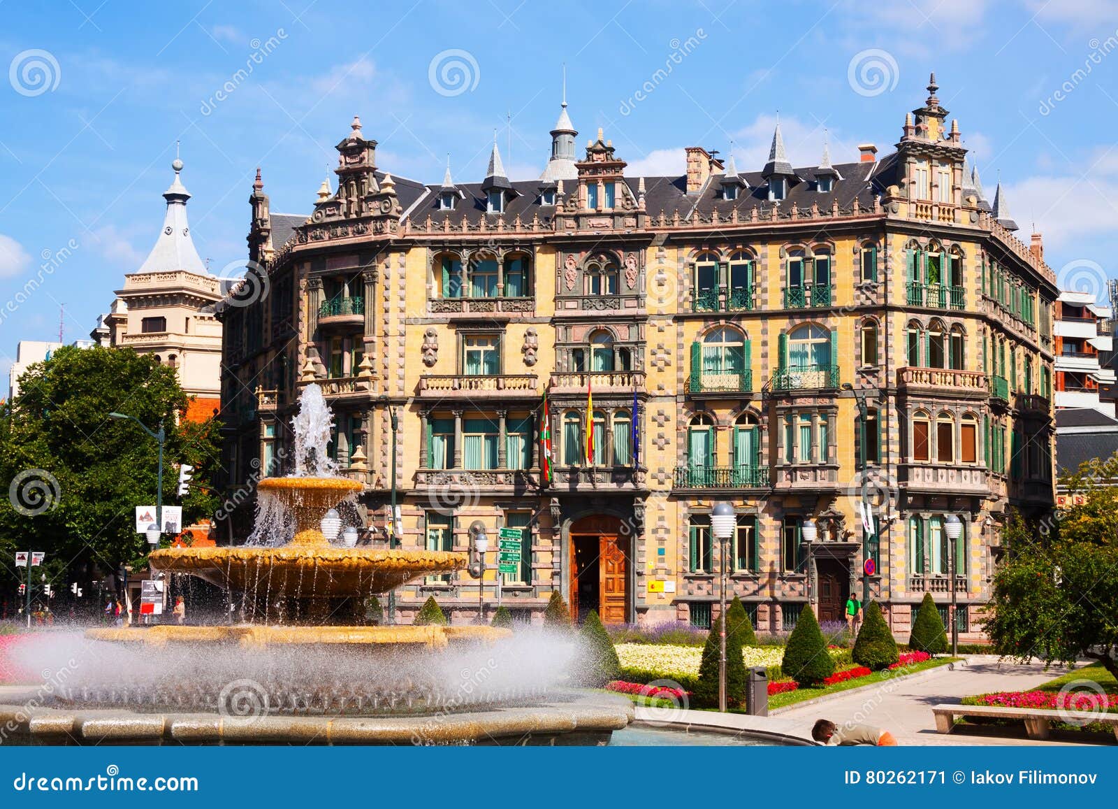 Palacio De Chavarri En Verano Bilbao Foto editorial - Imagen de ...