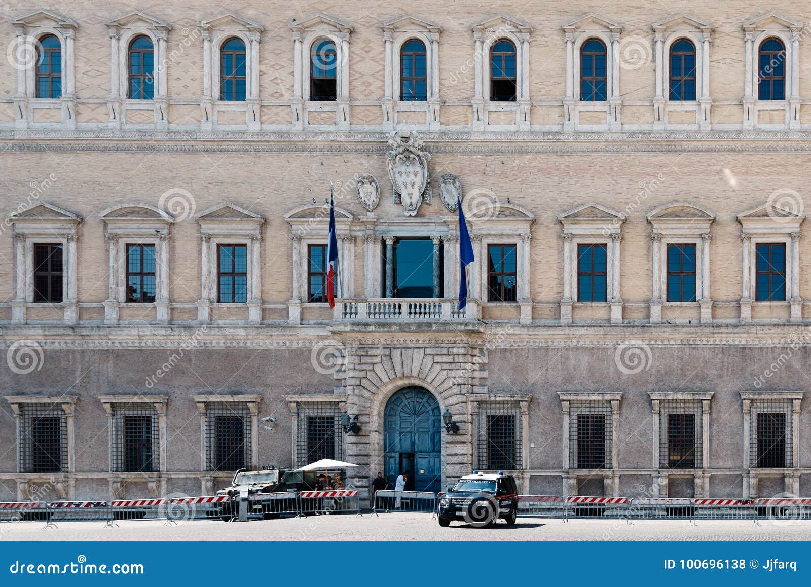 Palacio De Farnese En El Centro De Roma Foto de archivo editorial ...