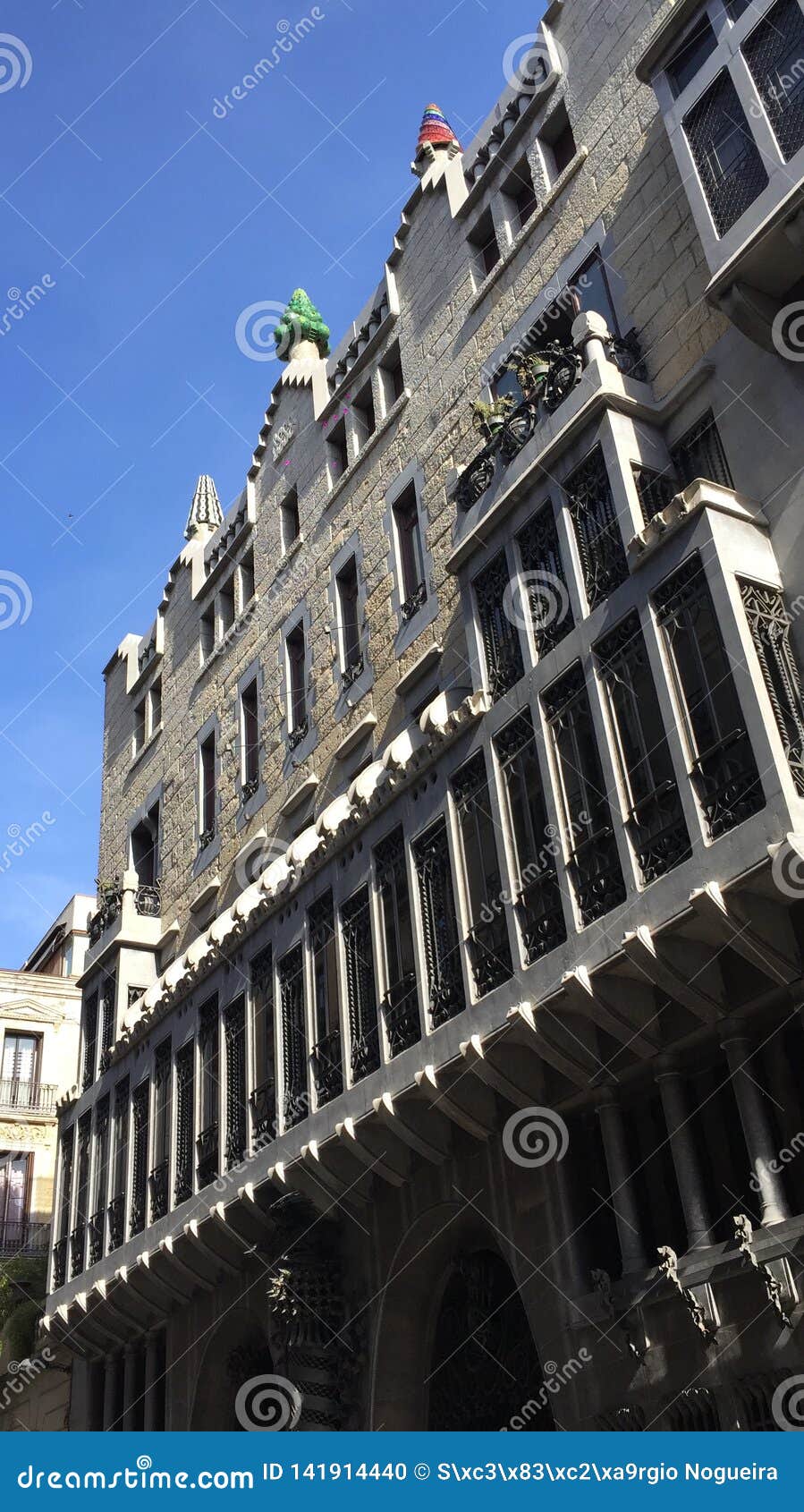 Palacio de Guell imagen editorial. Imagen de fachada - 141914440