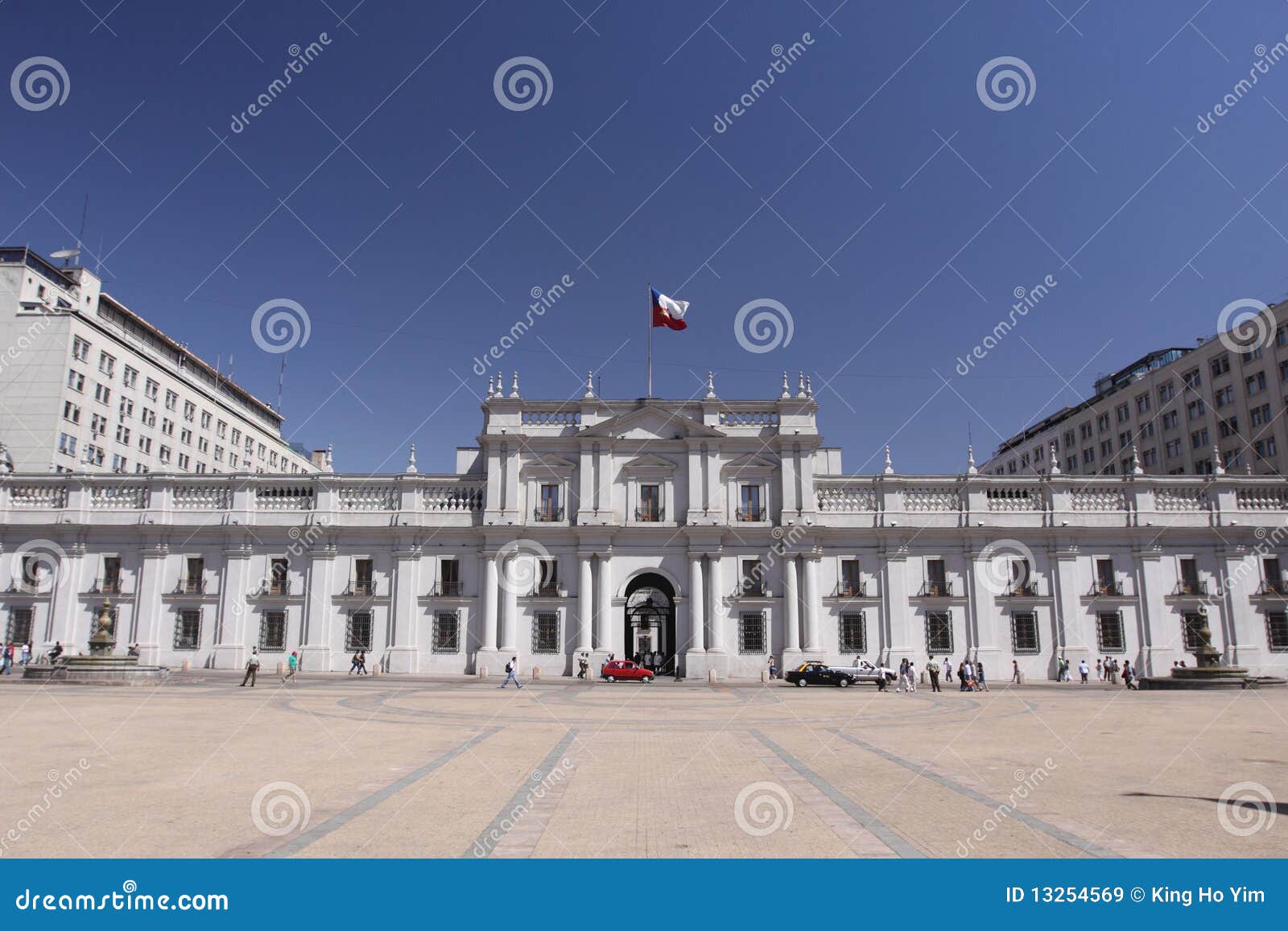 Palacio de La Moneda editorial stock image. Image of chile - 13254569