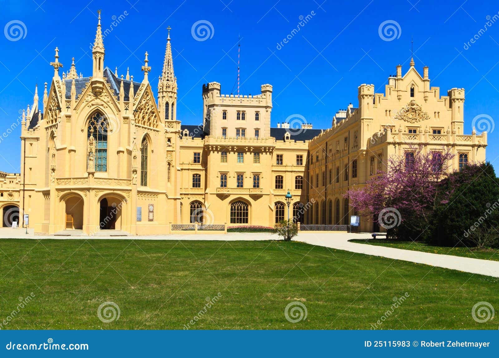 Palacio de Lednice imagen de archivo. Imagen de checo - 25115983