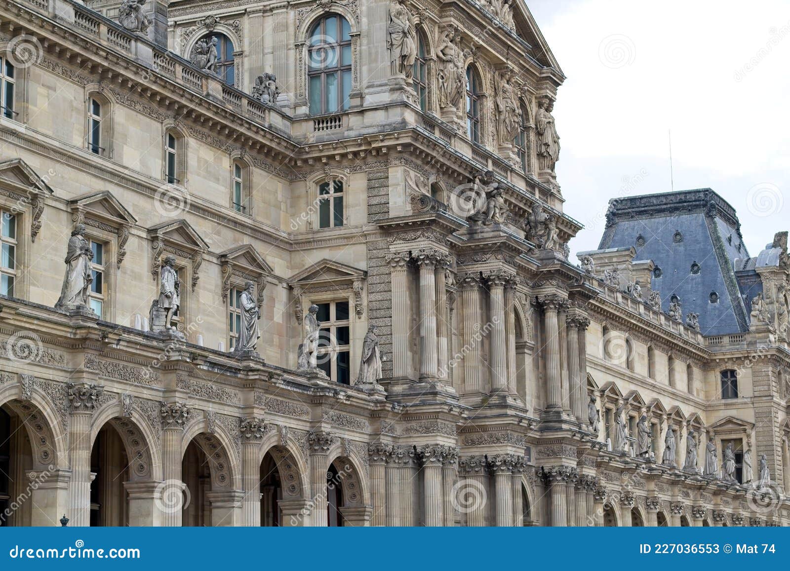 Palacio de louvre paris foto de archivo editorial. Imagen de calle ...
