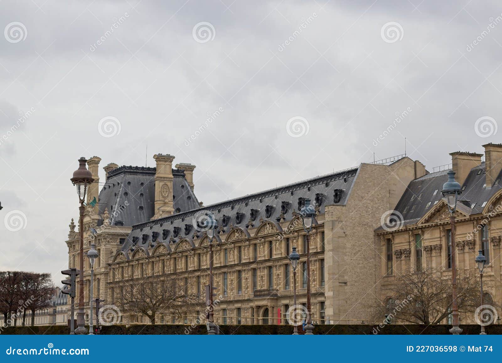 Palacio de louvre paris foto de archivo editorial. Imagen de casa ...