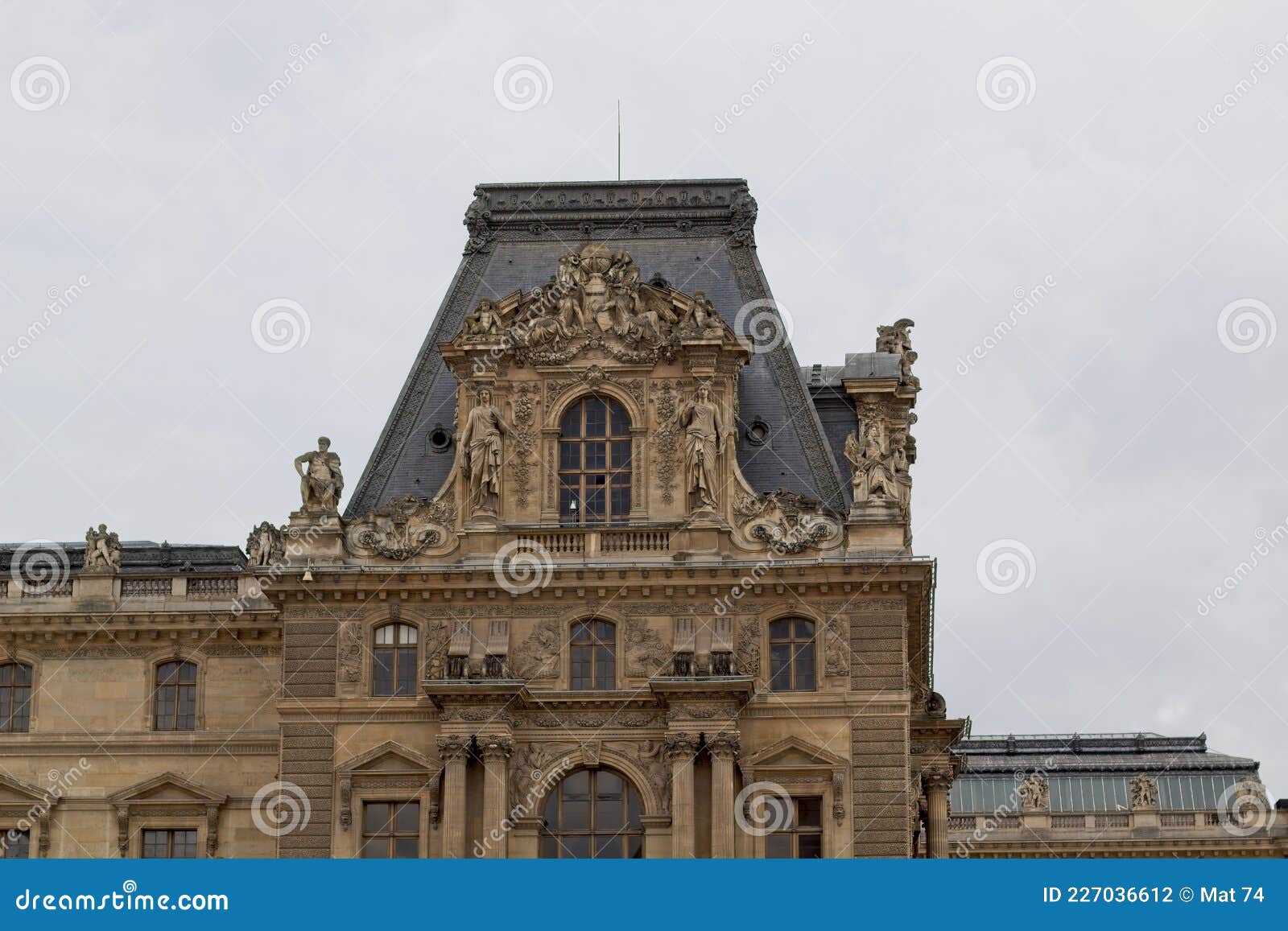 Palacio de louvre paris fotografía editorial. Imagen de famoso - 227036612