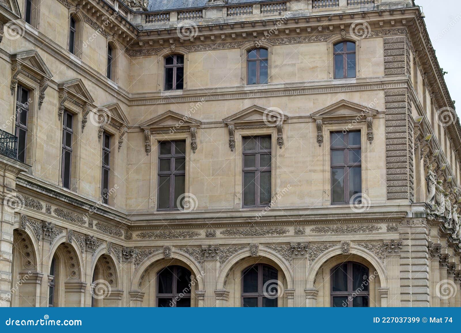 Palacio de louvre paris imagen de archivo. Imagen de ruina - 227037399