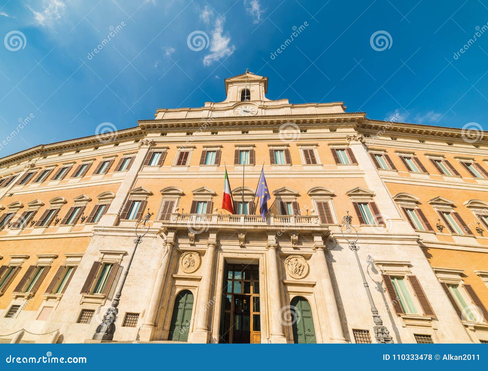Palacio De Montecitorio En Roma Foto de archivo - Imagen de cuadrado ...