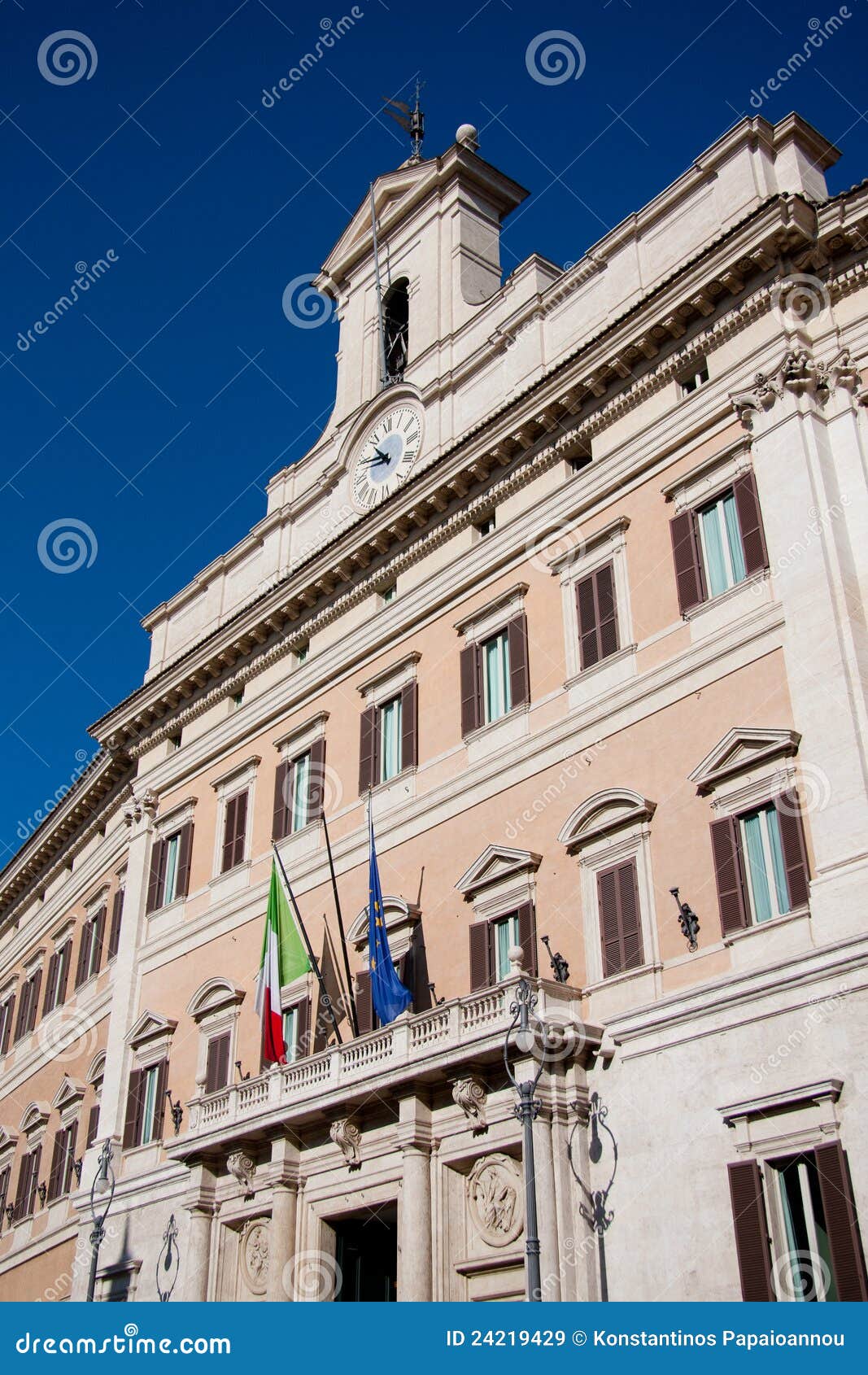 Palacio De Montecitorio, Roma Imagen de archivo editorial - Imagen de ...