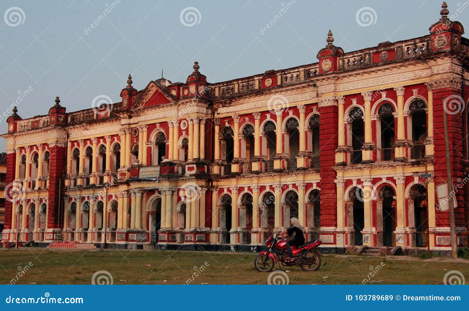 Palacio De Murapara Zamindar Imagen de archivo editorial - Imagen de ...